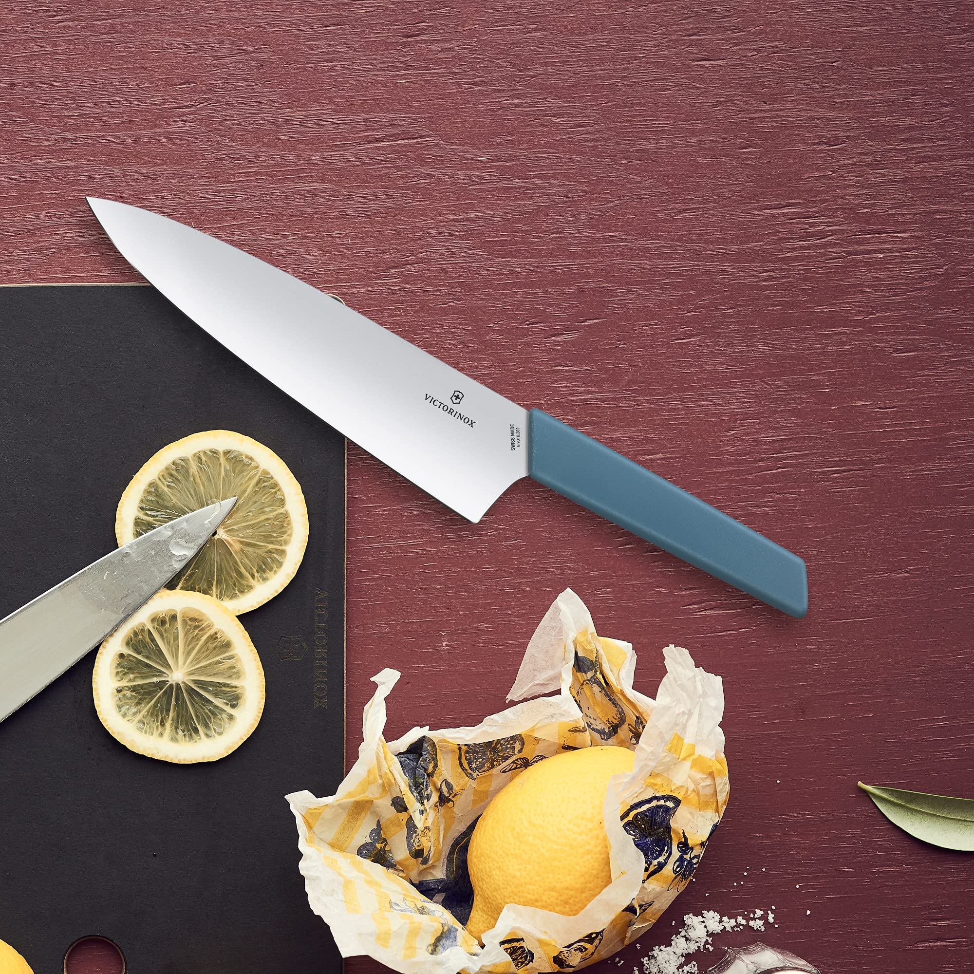 Victorinox Swiss Modern Chef's Knife - Kitchen Knife for Cutting Meat, Fruit & Vegetables - Premium Kitchen Accessories - Blue Handle, 8"