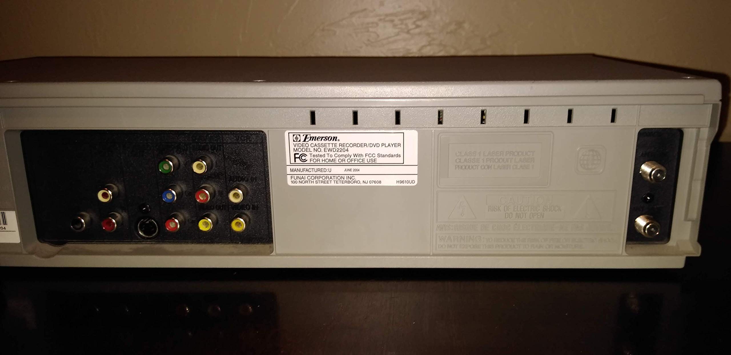 Emerson EWD2204 DVD/VCR Combo DVD Video Cassette Recorder Player 4 Head 19 Micron Head