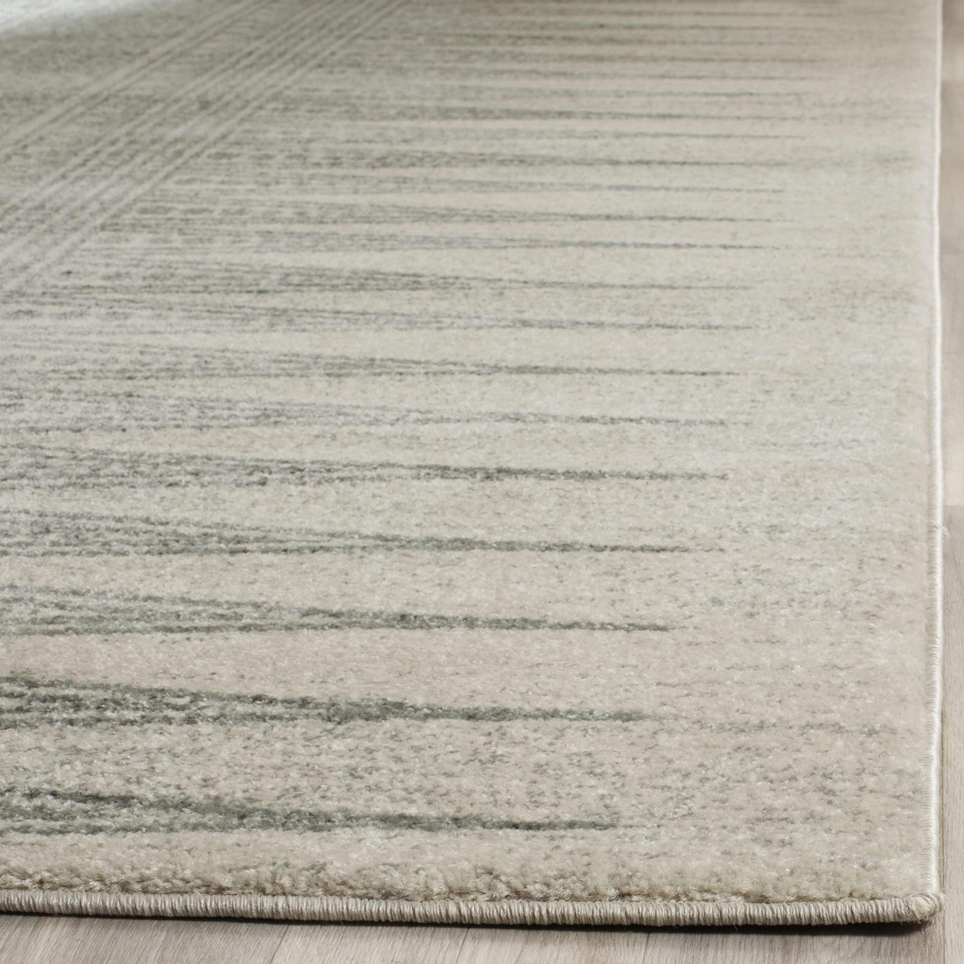SAFAVIEH Evoke Collection 3' x 5' Ivory / Silver EVK226Z Boho Non-Shedding Living Room Bedroom Accent Rug