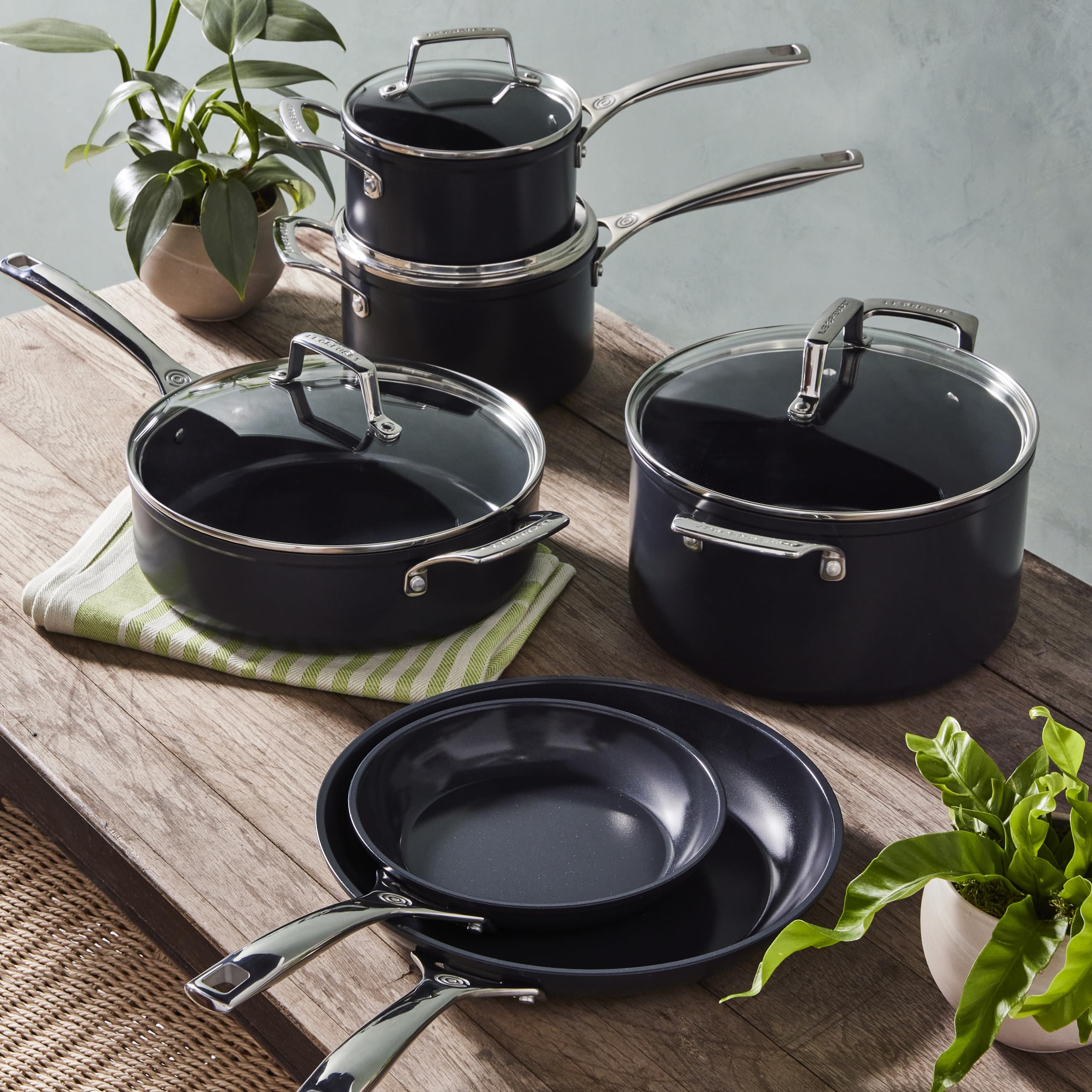 Le Creuset Essential Non-stick Ceramic Saucepan with Glass Lid, 2 qt. 