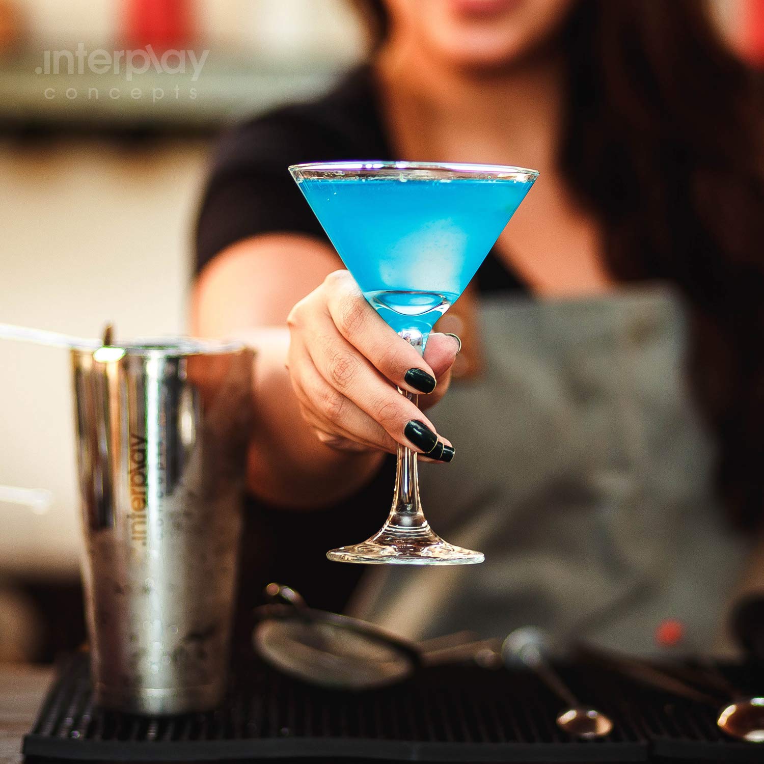 Interplay Concepts 25oz Cocktail Shaker - Large Drink Shaker for Perfect Drinks - Stainless Steel Martini Shaker with Built in Strainer, Jigger & Spoon - Professional Cocktail Shaker Set for Mixing