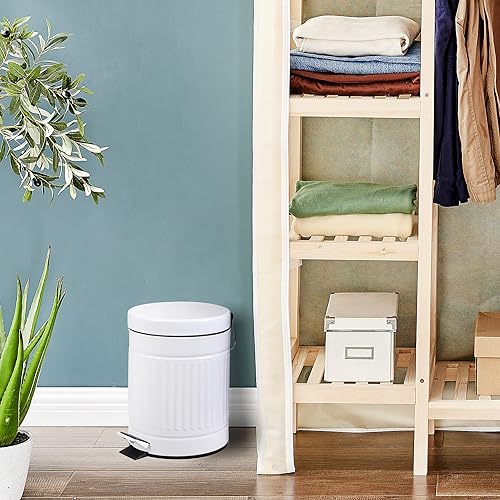 OCTMUSTARD 5 L Round Step Pet Trash with Lid,Mini Metal Pedal Bin,Small Garbage Can Wastebasket for Home,Car or Office,White