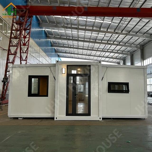Luxury 40 ft Tiny House: Portable prefab Home with 2 bedrooms, a Fully Equipped Bathroom and Kitchen, Designed for Adult Living. This Foldable Mobile Home boasts a Durable Steel Frame.