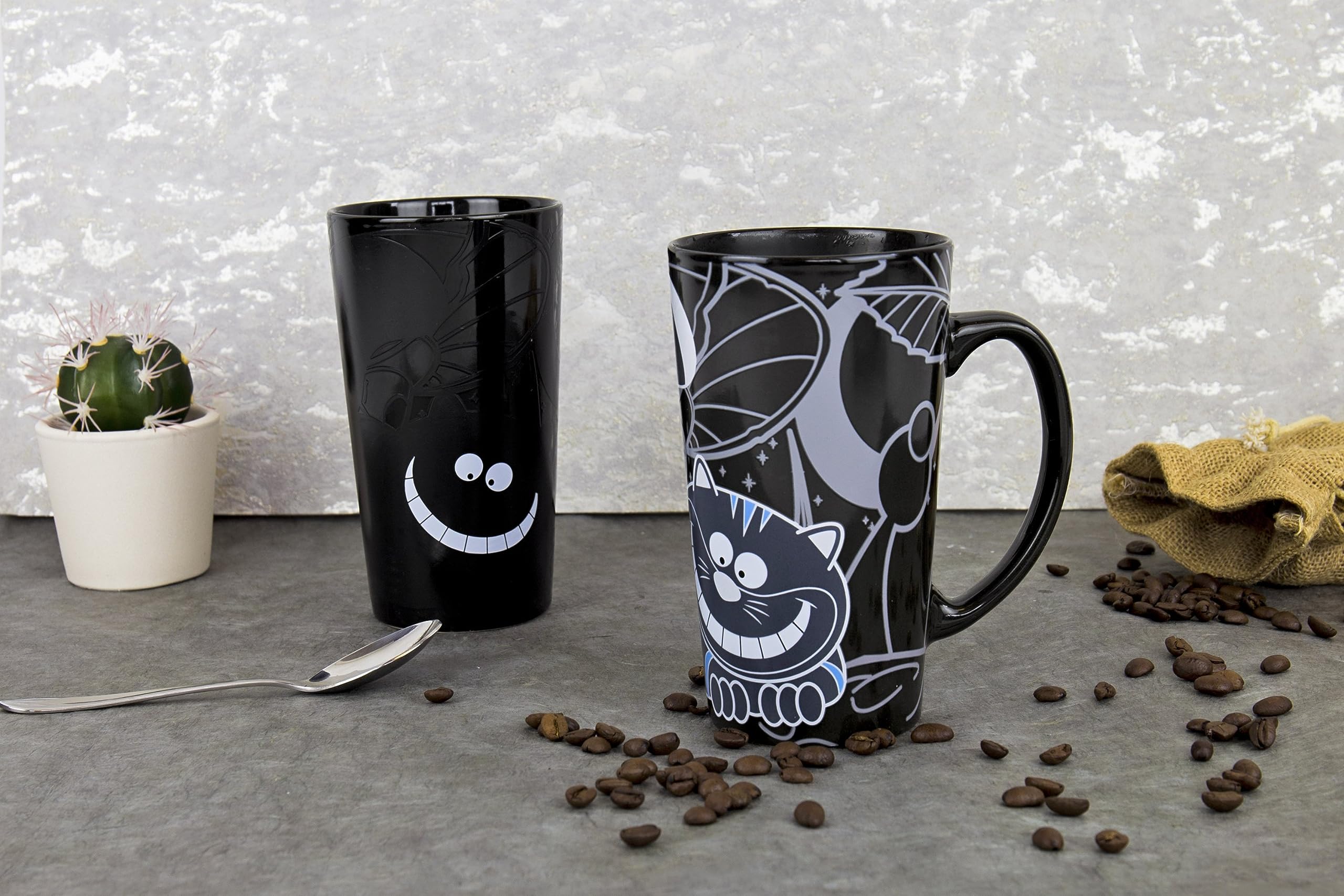 Gift Republic GR450029 Cheshire Cat Heat Chaning Mug, Large (Pack of 1), BLACK