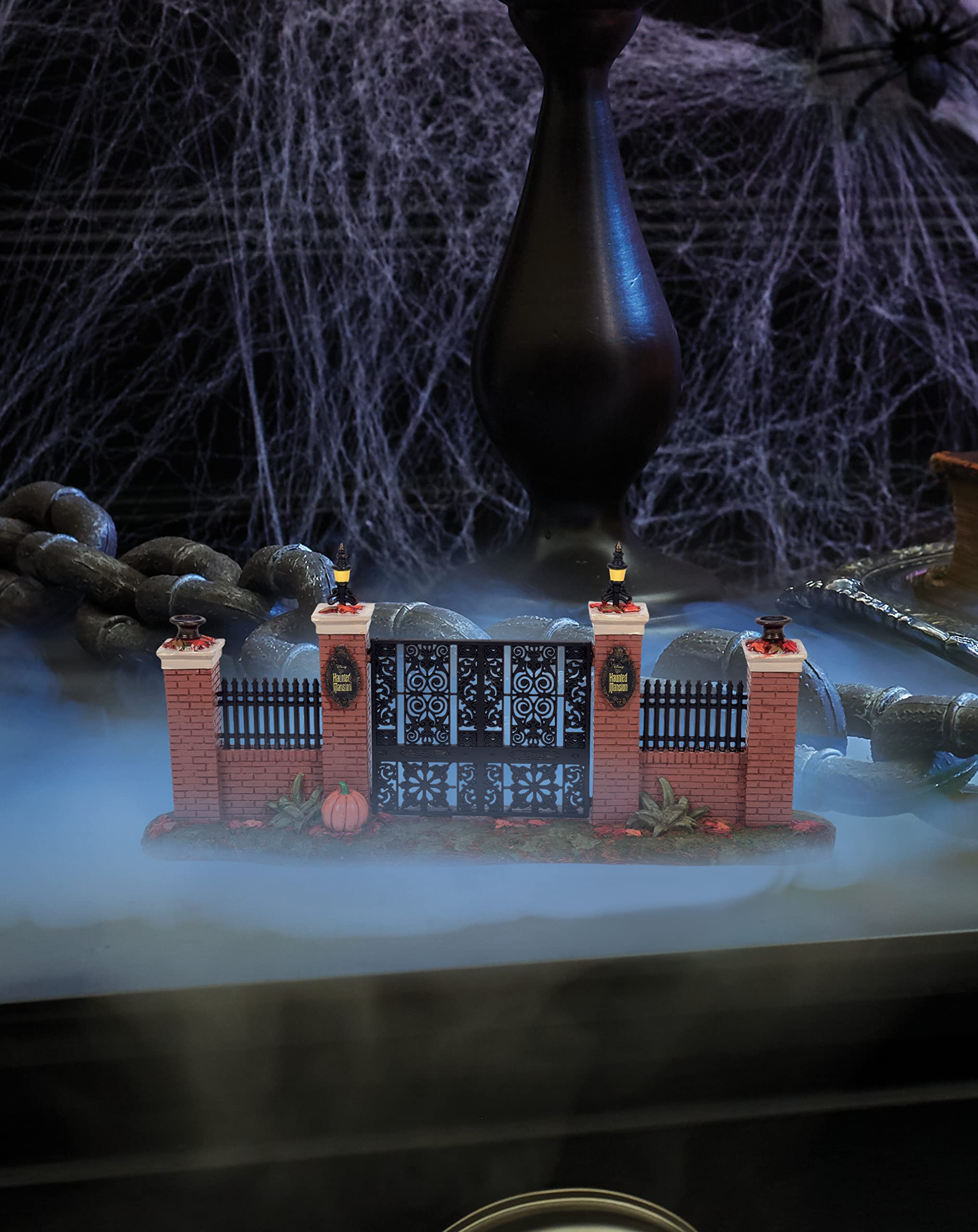 Department 56 Snow Village Halloween Accessories Disneyland The Haunted Mansion Gate Figurine, 4.75 Inch, Multicolor