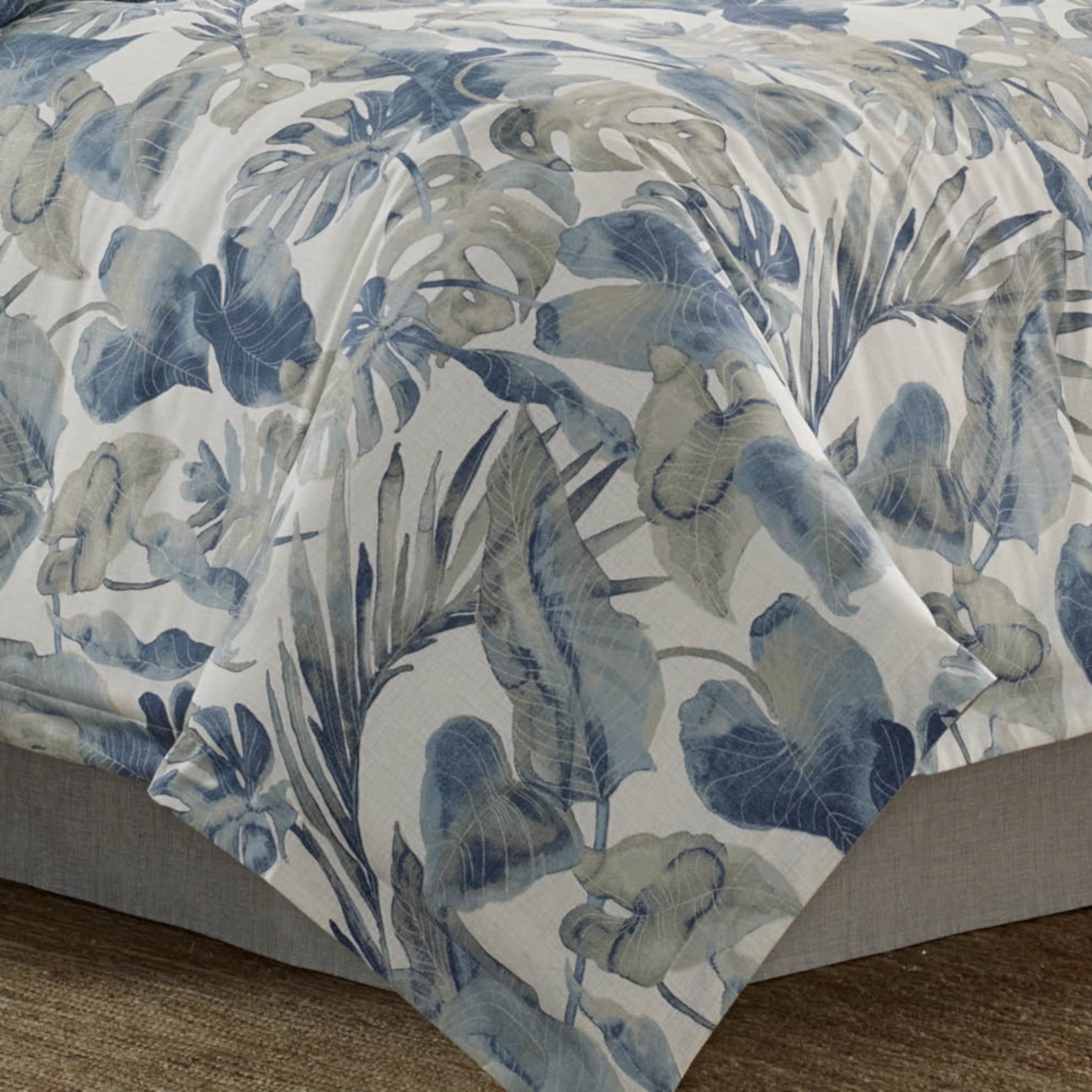 Tommy Bahama - Queen Duvet Cover Set, Soft Cotton Bedding with Matching Shams, Tropical Home Decor with Solid Reverse (Raw Coast Blue, Queen)