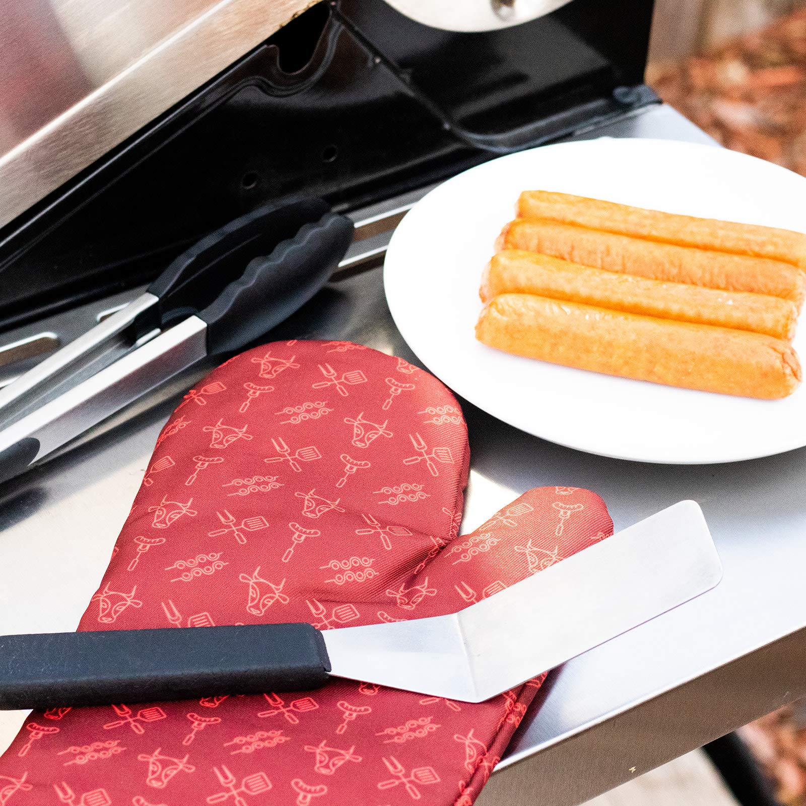 Funny Heat Resistant Oven Mitt Pot Holder Glove - Kitchen Gift for Women and Men - Cooking, Baking, BBQ and Animal Lovers (Grill Master)