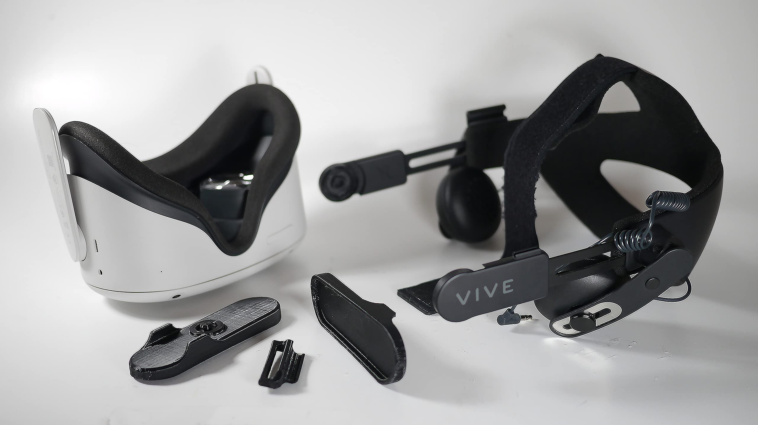 FrankenQuest 2 Adapter Kit for Oculus Quest 2 to Vive Deluxe Audio Strap (Undercut Black)