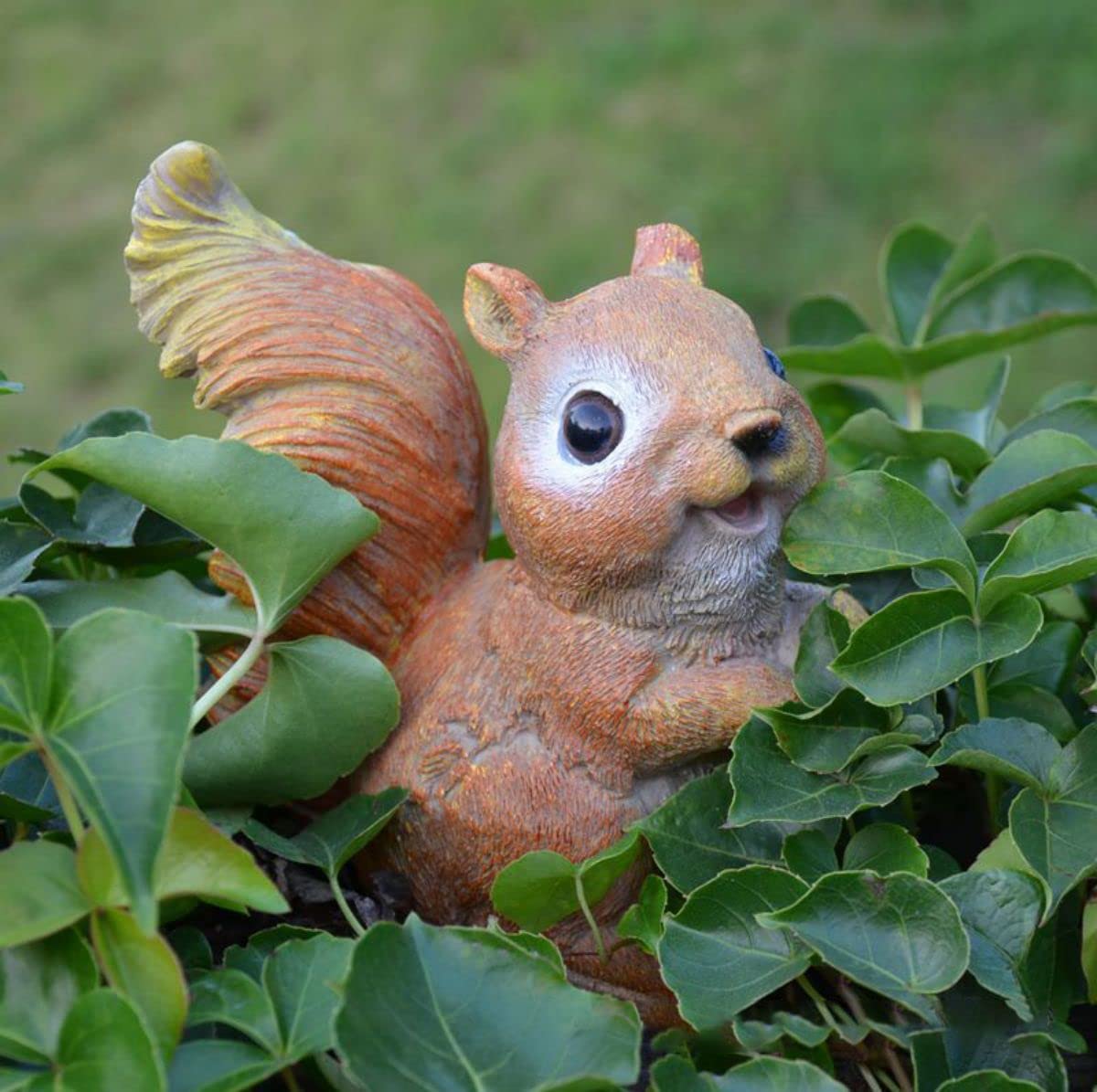 Elsjoy Set of 2 Garden Squirrel Statues, 6" Resin Squirrel Figurine Cute Squirrel Decor, Happy Squirrel Figure for Garden, Patio, Home Decor, Gift
