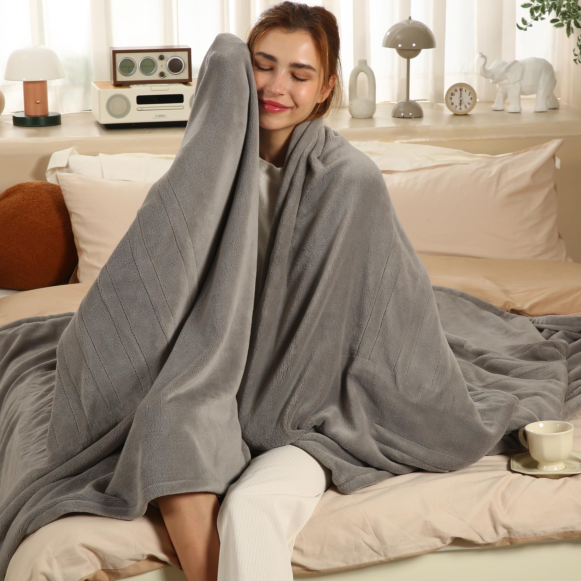 ESTINGO Heated Blanket Twin Size, Fast Heating Blanket with Extremely Cozy Plush, Electric Blanket with 5 Heating Levels & 10 Hours Auto Off for Bedroom Office Couch, 62"x84", Light Gray