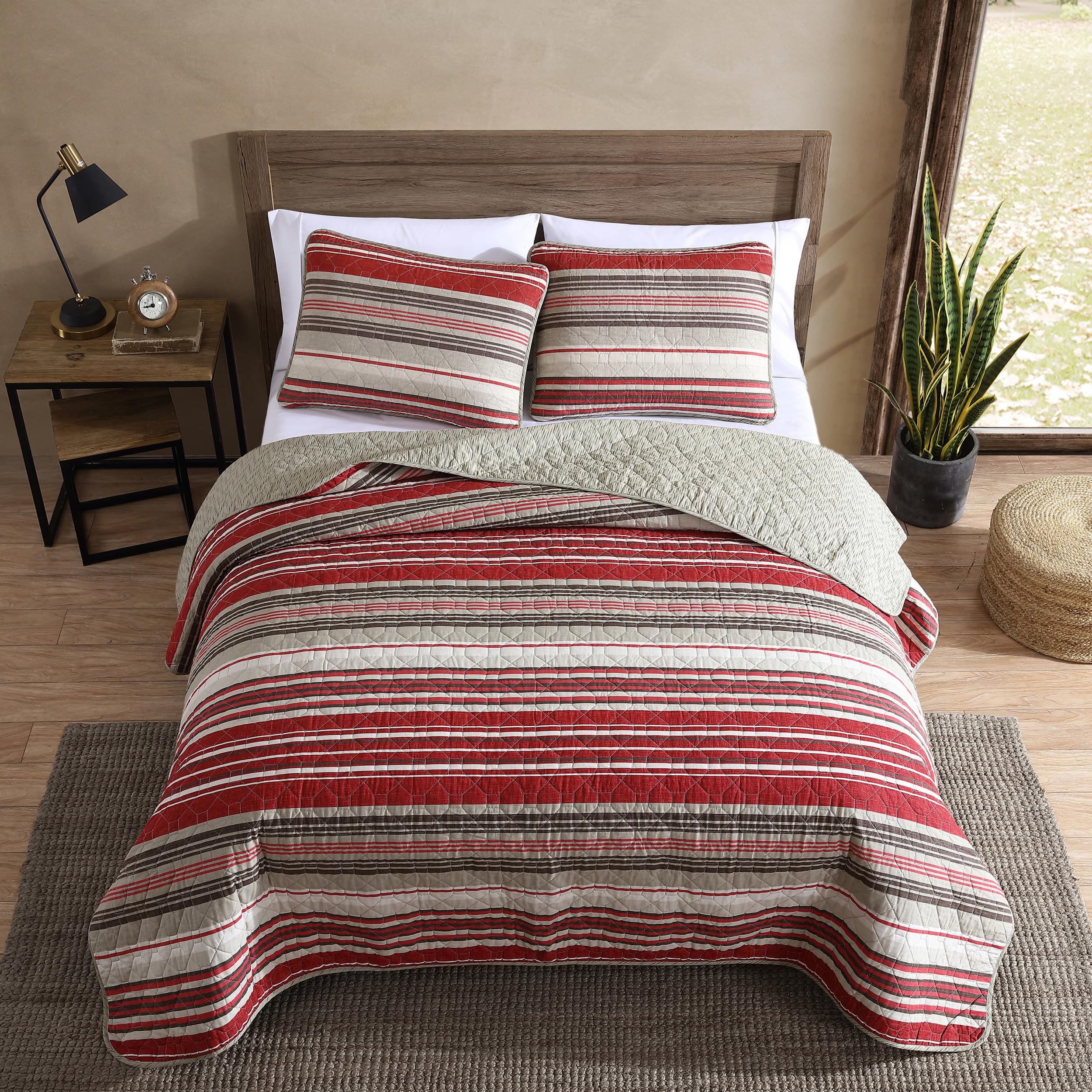Eddie Bauer - King Quilt Set, Reversible Cotton Bedding with Matching Shams, Home Decor for All Seasons (Yakima Red, King)
