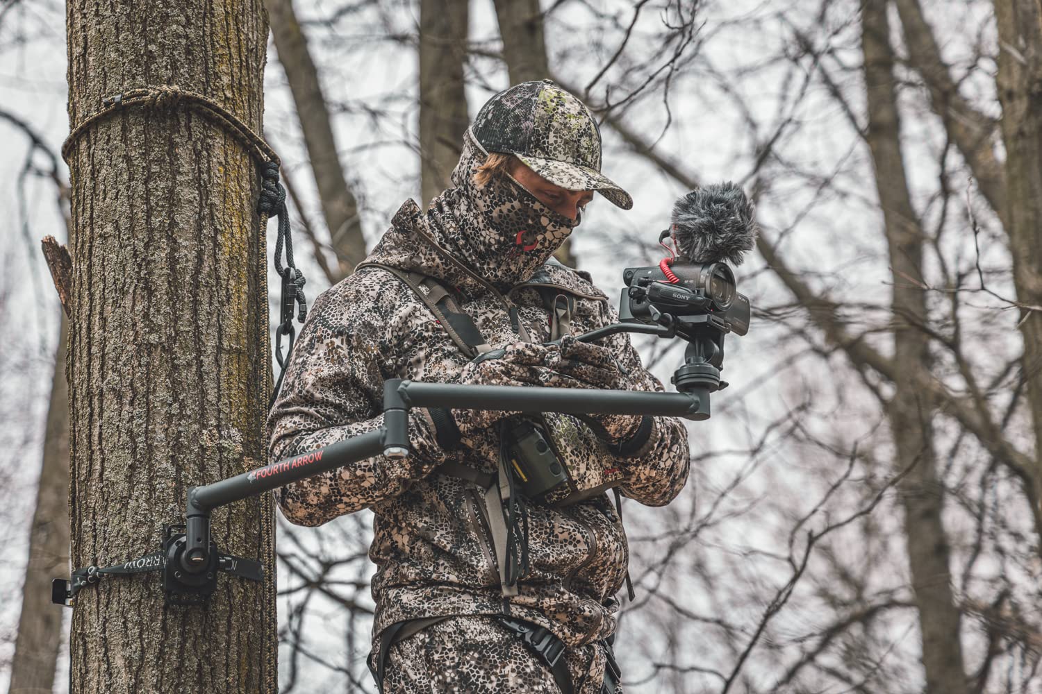 Fourth Arrow Stiff Arm Camera Arm Mount for Trees, Lightweight, Aluminum, 360 Tool-Less Leveling, Stable Bracket for Filming Hunts, Wide Range of Motion