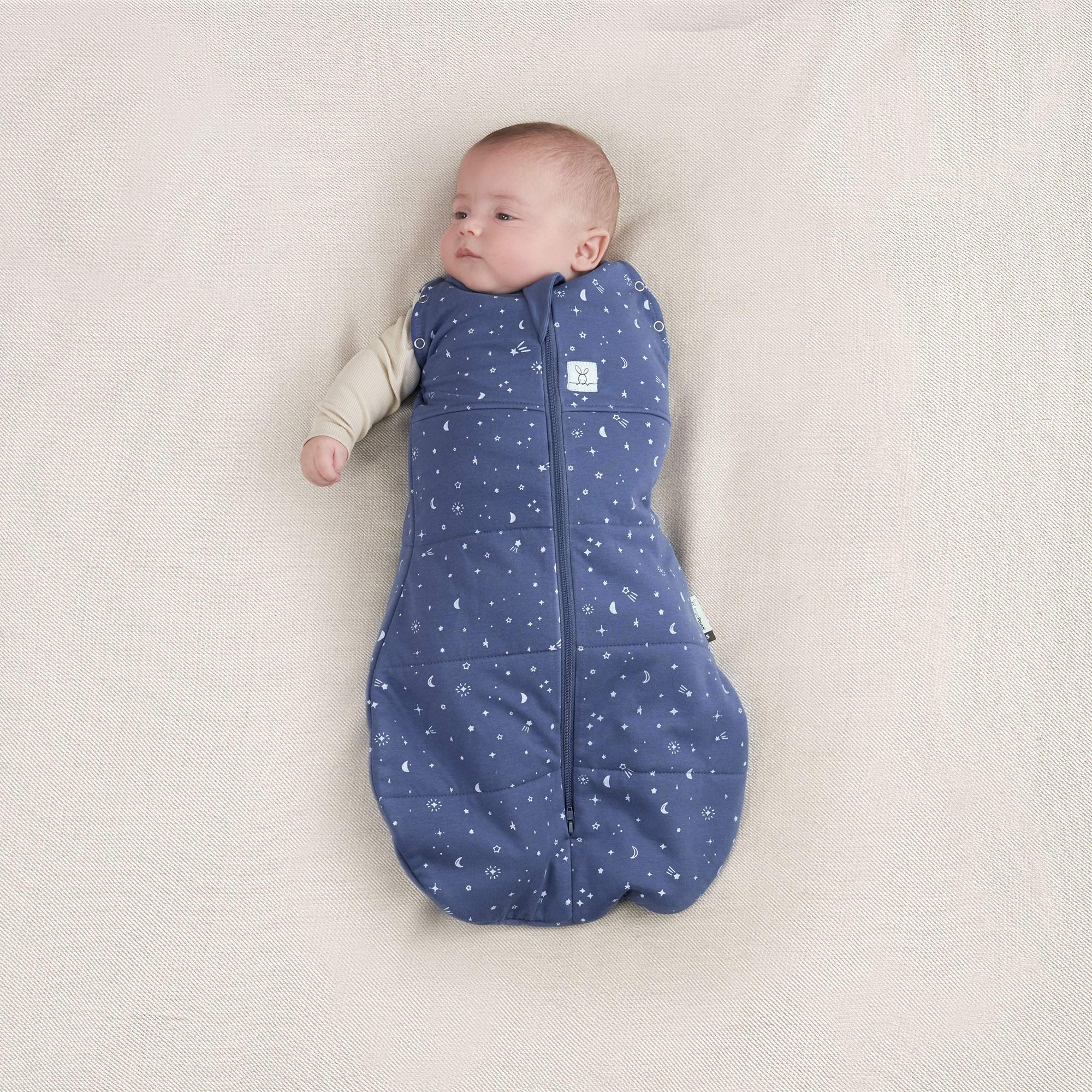 ergoPouch 2.5 tog Baby Sleep Sack 6-12 months - Baby Sleeping Sack for Warm & Cozy nights - Cocoon Swaddle Sack Baby Keeps Calm & Relaxed (Night Sky)
