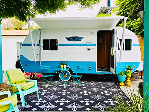 HICOOE Plastic Straw Outdoor Rugs for Patio Clearance 5x7' Waterproof Outside Rug Modern Indoor Area Mats for Deck Rv Porch Beach Trailer Floor Balcony Backyard Camping (Black & White)
