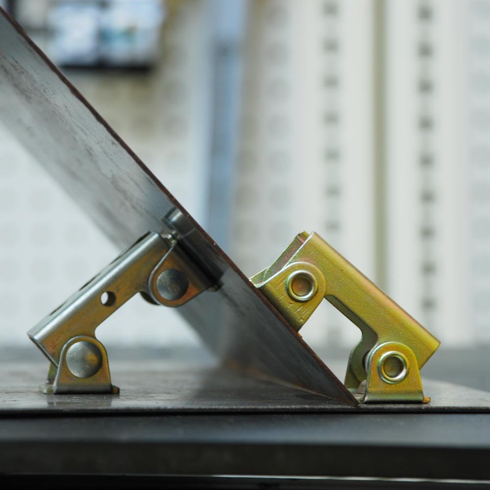 JointMaster, 90 Degree, Angle Clamping Tool, Throat Depth: 3", Max Capacity: 1-1/4", OAL: 8-1/2", Single Hand T-Joint Clamp Tool, PL634, Strong Hand Tools & Magnetic V-Pads Kit
