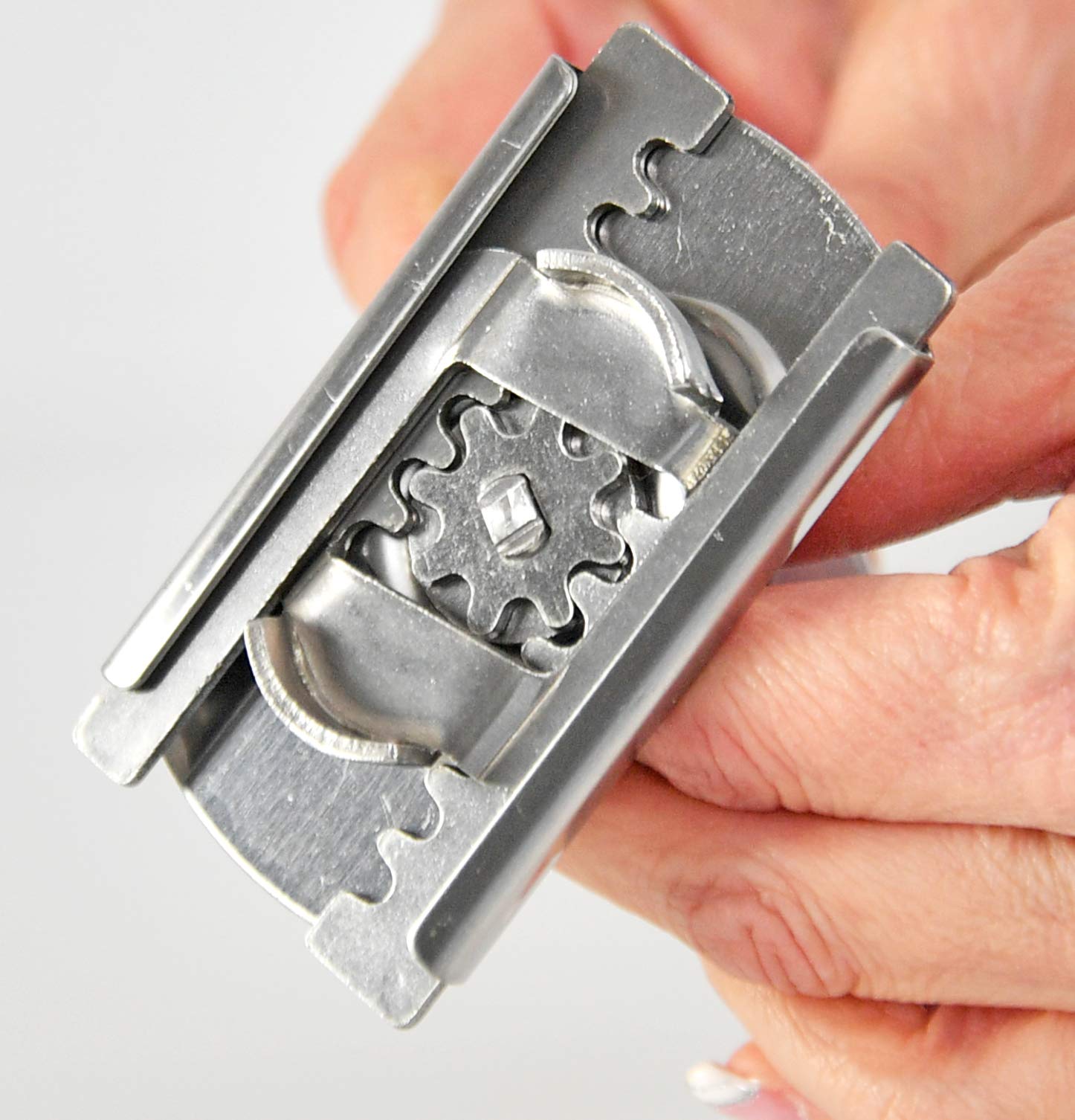 HOME-X Twist-Top Jar Opener, Easy Grip Opener, Great for Weak or Arthritic Hands, Strong Gripping Jar Opener, 3 ½” L x 1 ½” W x 2 ¾” H, White