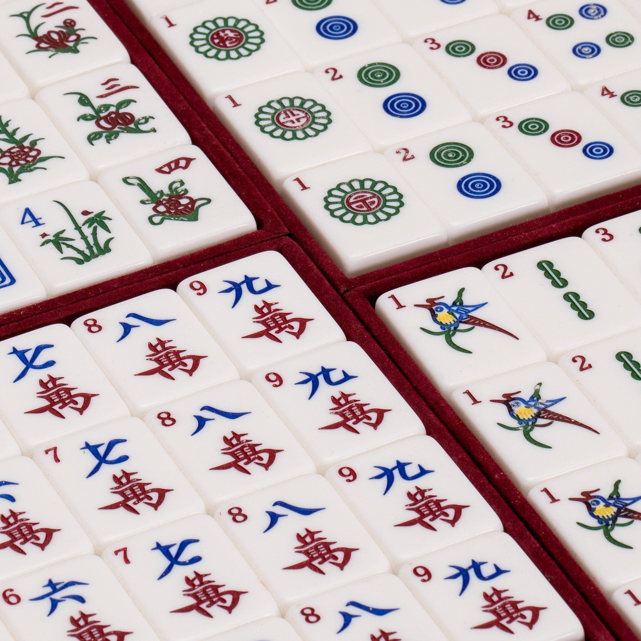 Yellow Mountain Imports Classic Chinese Mahjong Game Set, Champagne Gold - with 148 Medium Size Tiles and a Wooden Case - for Chinese Style Game Play