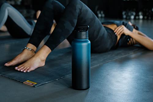 Simple Modern Water Bottle with Straw, Handle, and Chug Lid Vacuum Insulated Stainless Steel Metal Thermos Bottles | Large Leak Proof BPA-Free Flask for Gym | Summit Collection | 40oz, Cream Leopard