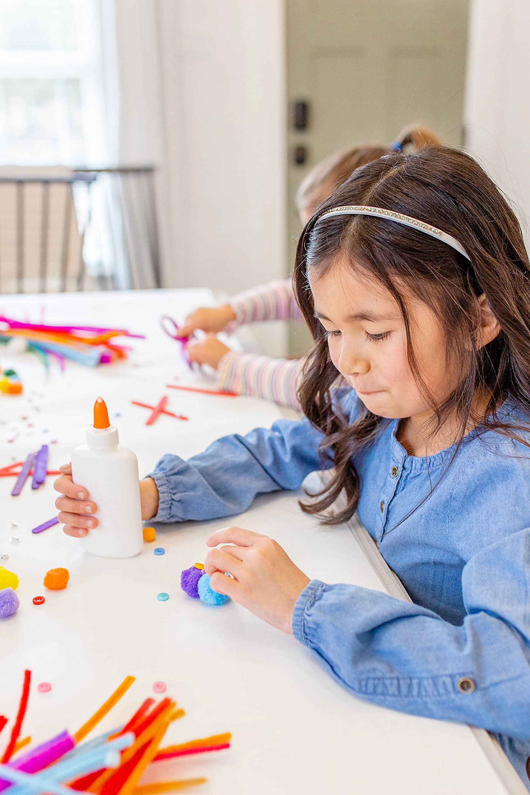 EPIQUEONE 750-Piece Arts & Crafts Supply Set | Includes 150 Multicolor Pipe Cleaners, 300 Pom Poms & 300 Googly Eyes | Ideal for Use at Home & School for DIY Art & Craft Projects, Decoration & More