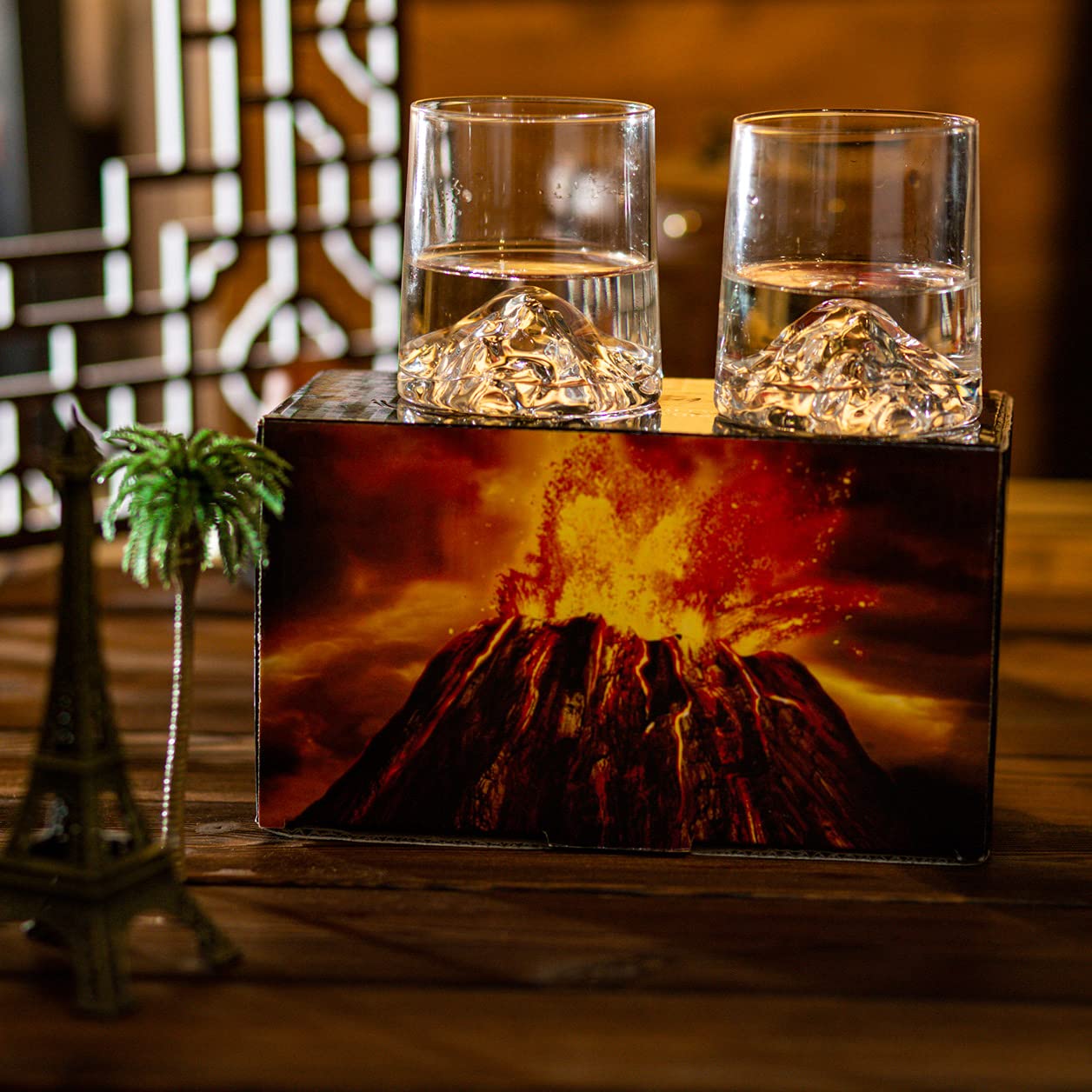 HCYCFY Old Fashioned Whiskey Glasses Set of 2 with Slate Coasters,8.5 oz Mountain Crystal Glass for Drinking Bourbon,Cognac, Scotch, Cocktails, Gift For Men, Dad, Husband, Boyfriend