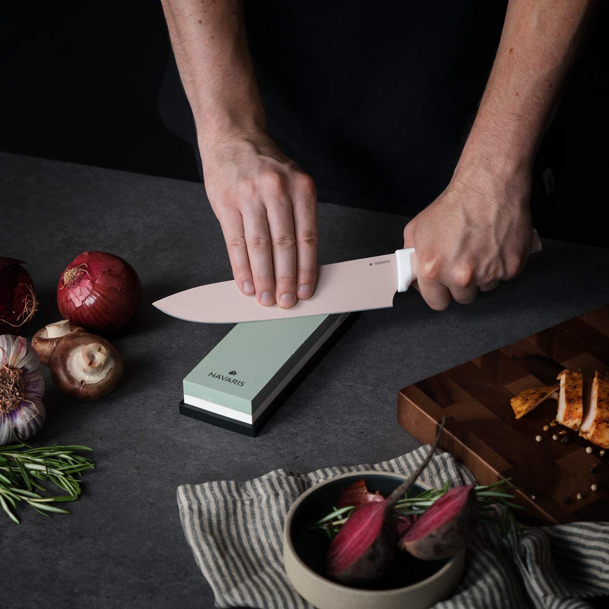Navaris Knives and Peeler Set - 5 Stainless Steel Kitchen Knife & 1 Ceramic Blade Peeler - Pastel Colour Set with Bread Knife, Paring Knife and More