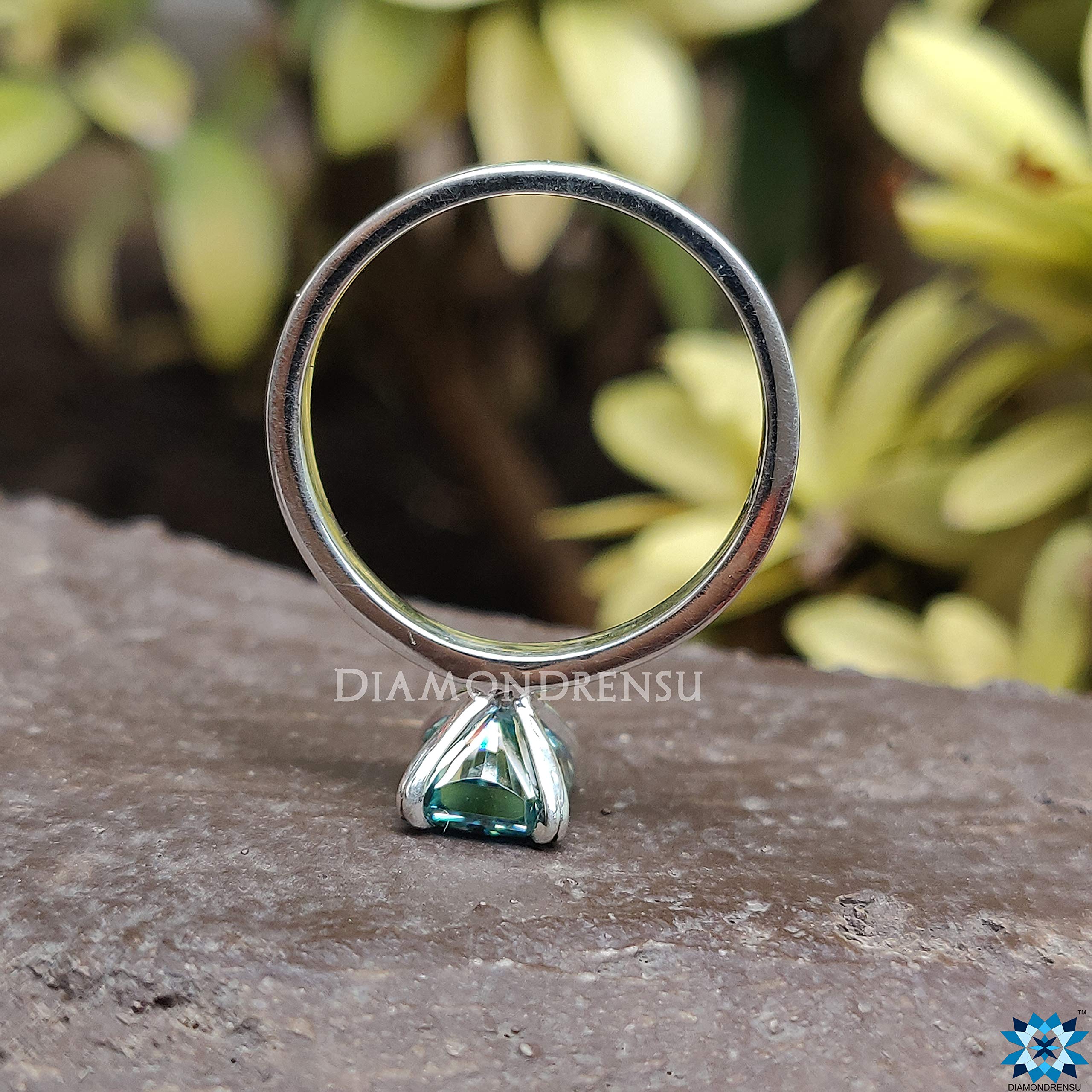 Diamondrensu Solitaire Engagement Ring, 1.81 CT Radiant Green Moissanite Diamond Ring, Wedding Ring, Anniversary Ring for Her, 10K Rose Gold, Ring Size 4.5 US