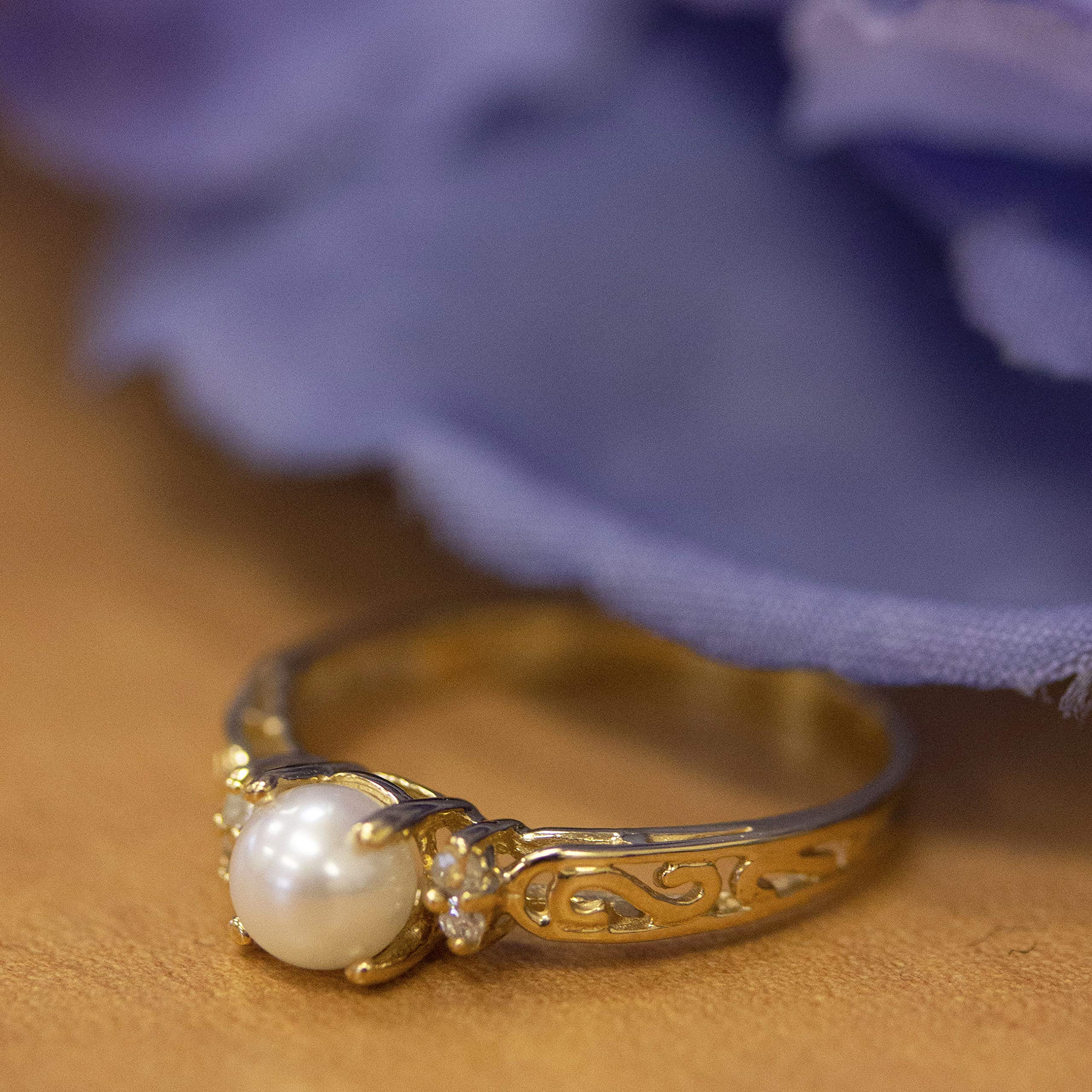 Direct-Jewelry 14k Yellow Gold Freshwater Cultured Pearl And Diamond Filagree Ring (Size 7)