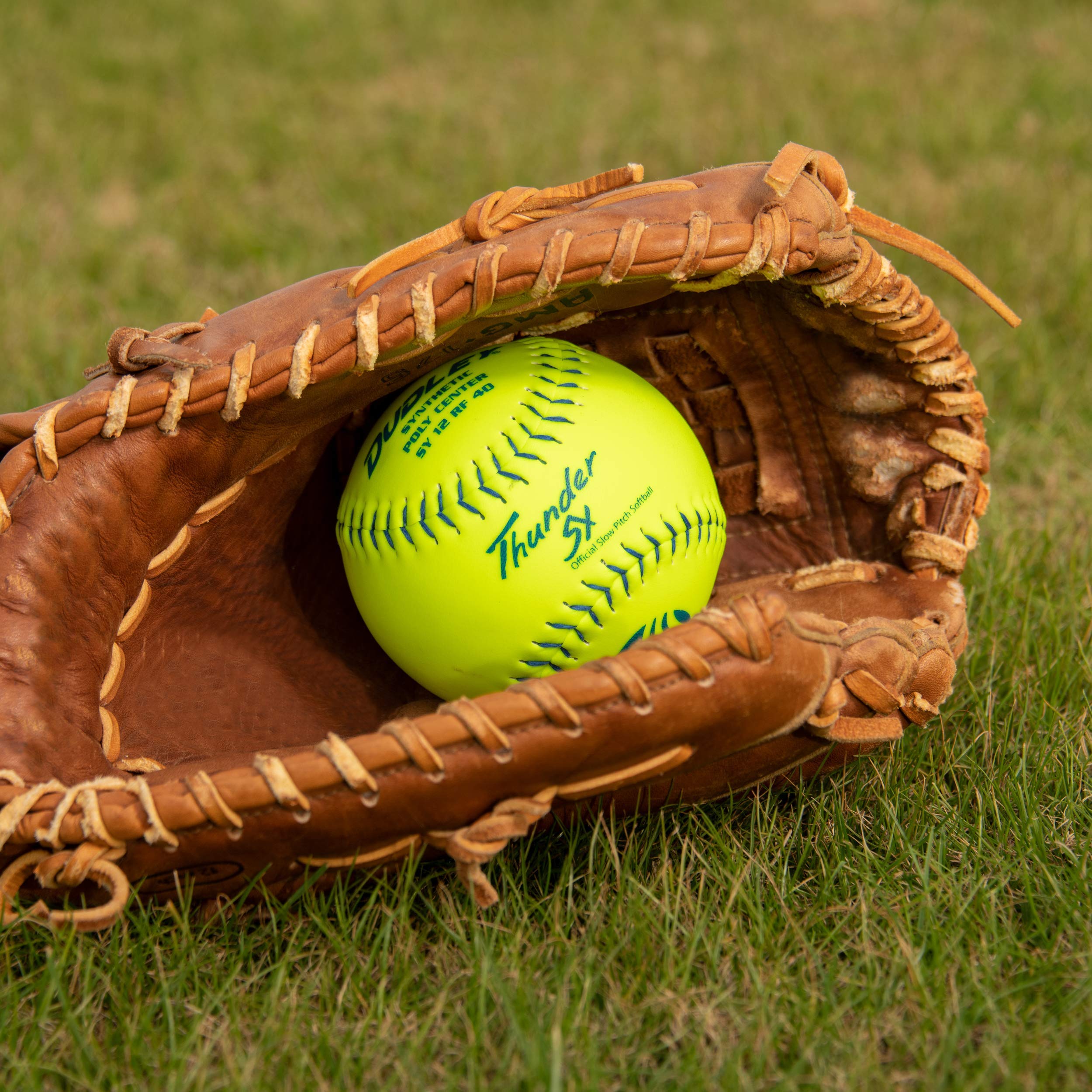 Dudley USSSA Thunder Heat Classic W Stamp Softball - Leather Cover - 12 pack
