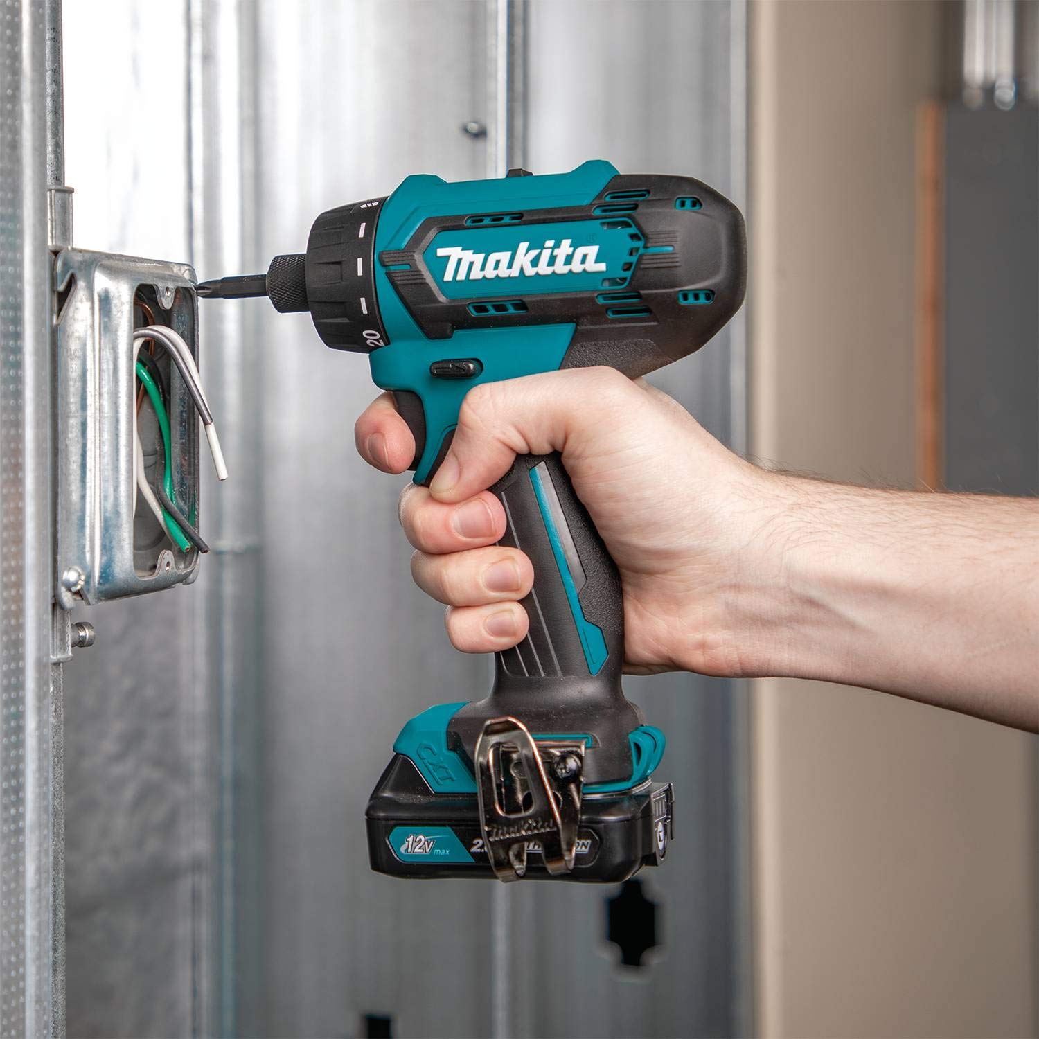 Makita FD10R1 12V max CXT® Lithium-Ion Cordless 1/4" Hex Driver-Drill Kit (2.0Ah)