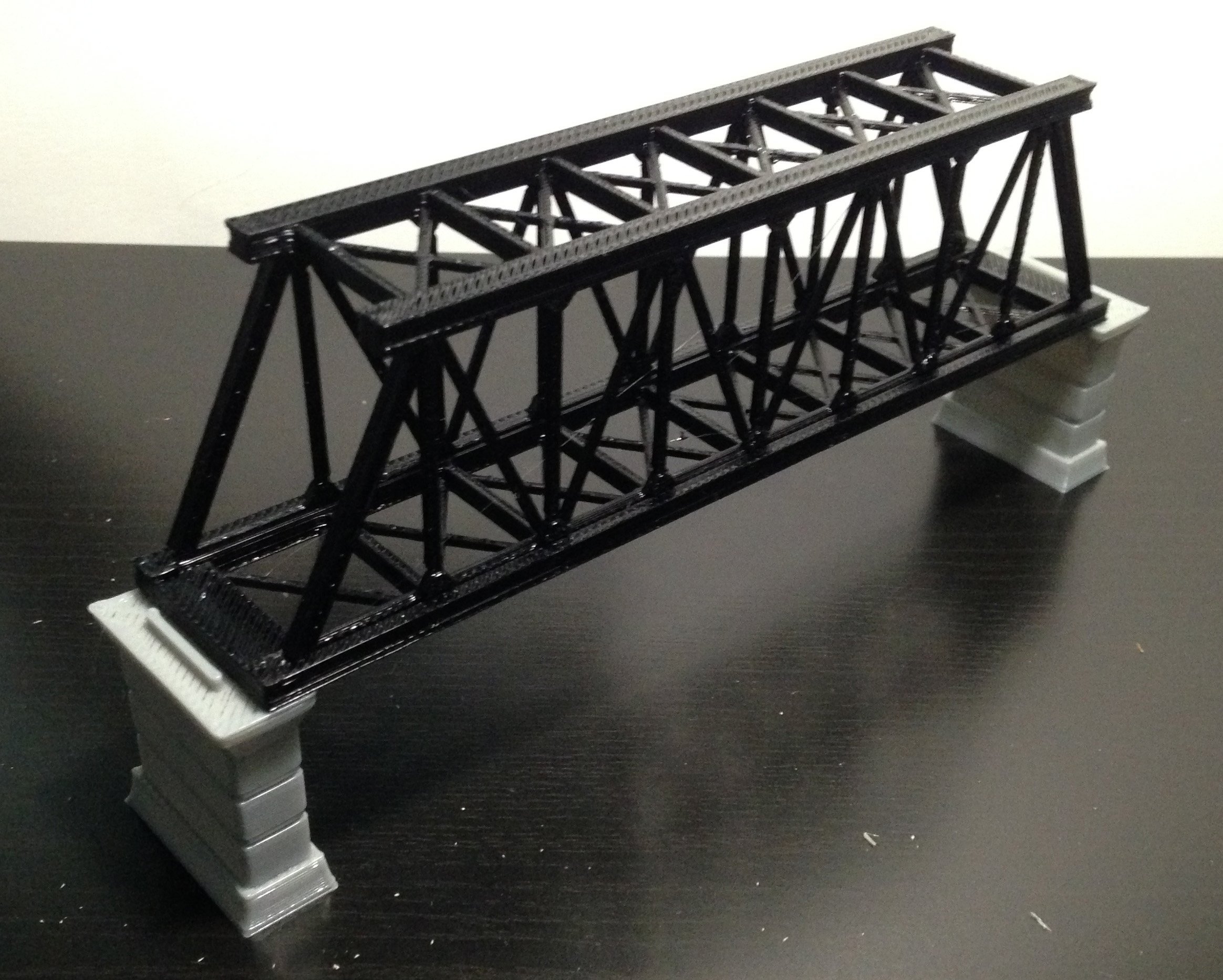 Outland Models Railroad Truss Bridge Black (for Single Track) with Piers Z Scale