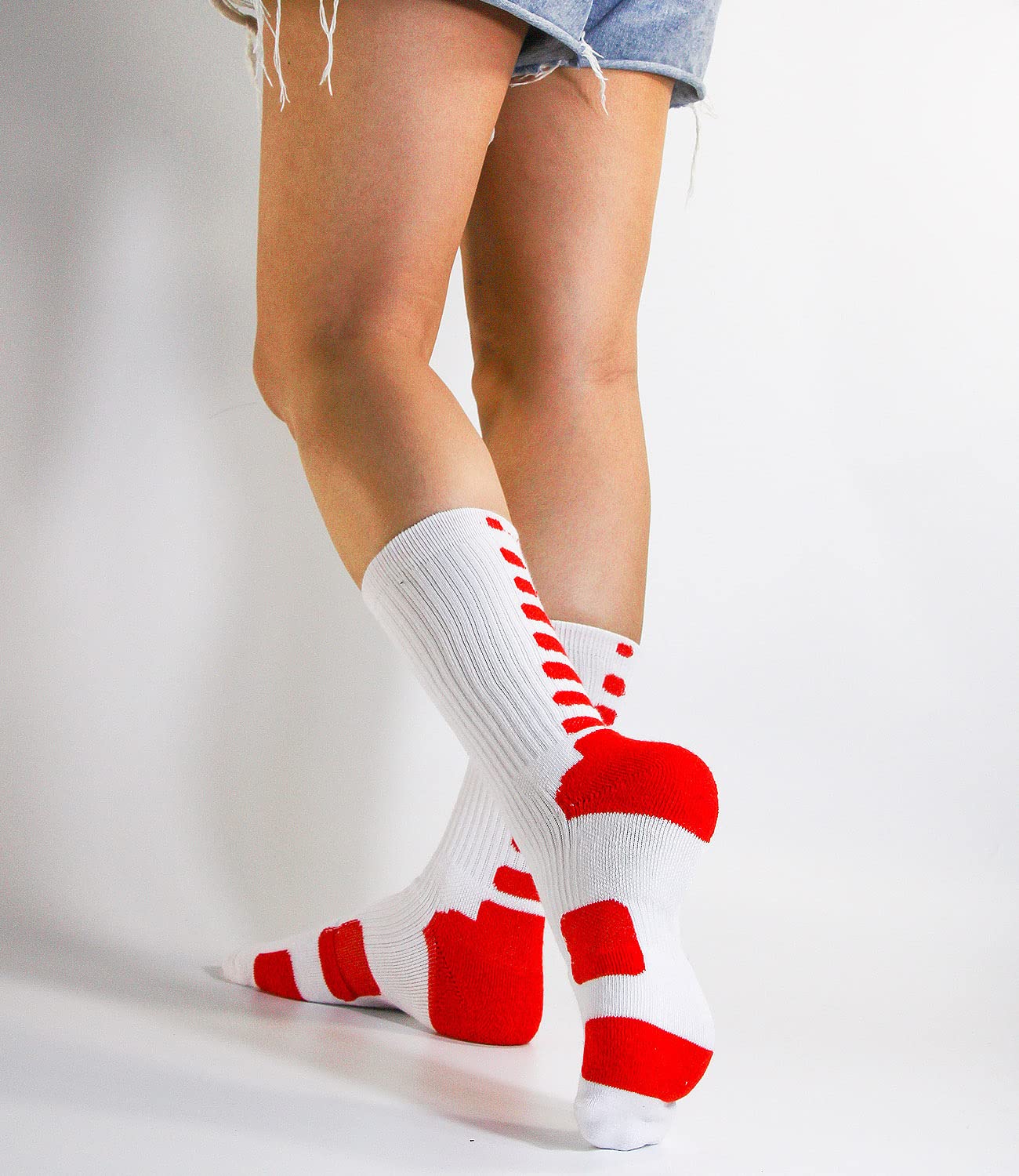 DILIBA Running Basketball Socks Cushion Athletic Crew Volleyball Socks for Men's Women's 13-15 Red
