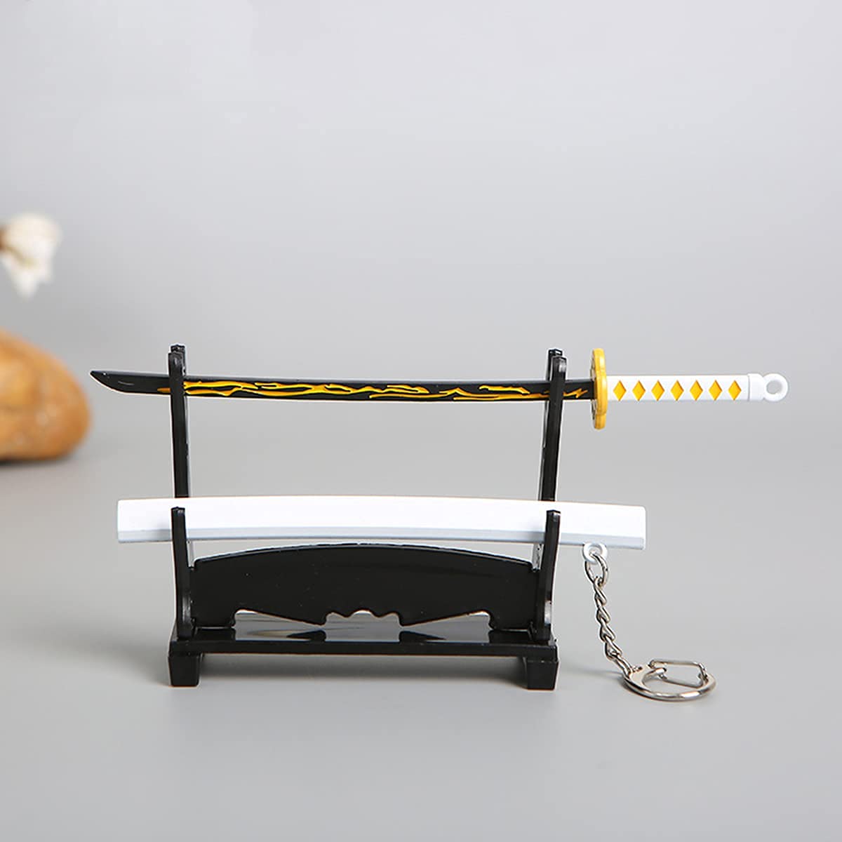 DIYOOHOMY Anime Roronoa Zoro Figures Sword Keychains Mini Japanese Katana Cosplay Action Samurai Key Chain Tiny Weapon Fans Gift(Sasuke Black)