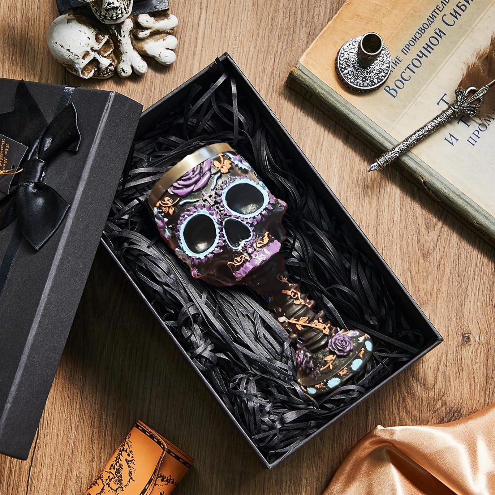 Novelty Skull Wine Goblet Gothic Ossuary Palm Skull Skeletal Bones Armor Wine Cup Resin Body Goblet Drinking Cup Party Drinkware Halloween Decor Accessories for Party (Skull Purple)