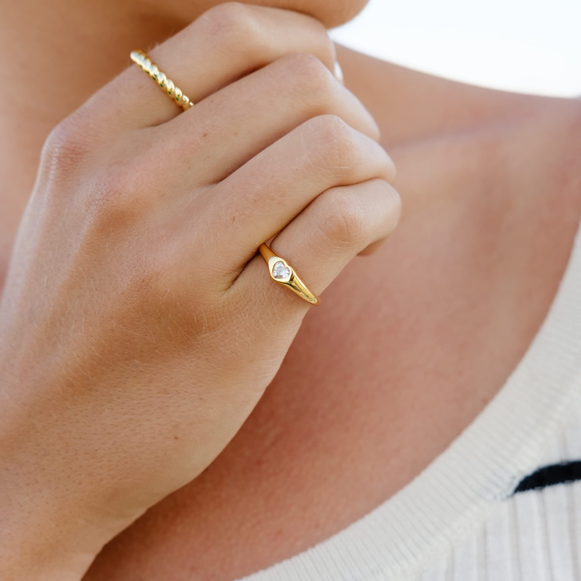 espere Cubic Zirconia Heart Inlay Signet Ring 18K Gold Plated | Minimal Dainty Pinky Ring | Simple Small Stackable Heart Ring Promise Ring Birthday Gift for Her [Size 3]