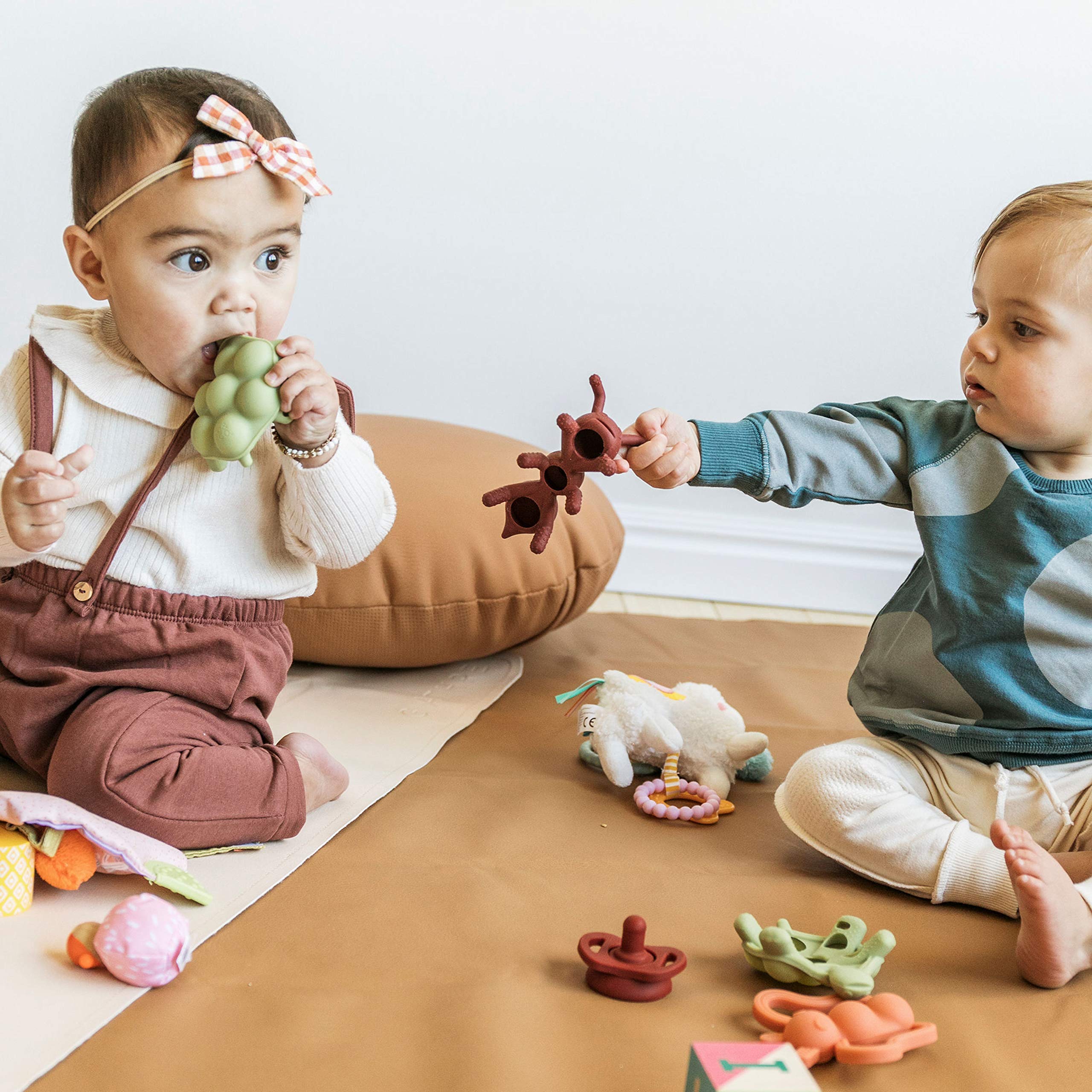 Doddle & Co. The Chew Teether, Poppable Bubbles, Like Bubble Wrap But Better, Toddler Teething Fidget Toy for Baby (Turtle)