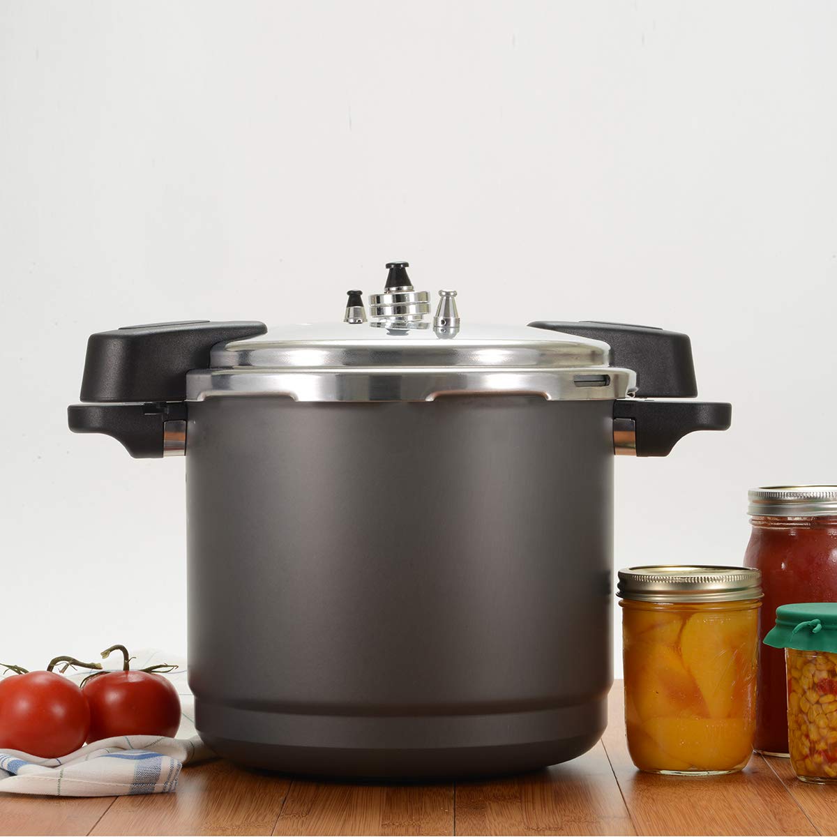 Granite Ware Pressure Canner and Cooker/Steamer, 7 Pint Jars or 8 Half-Pint Jars, 12-Quart, Black