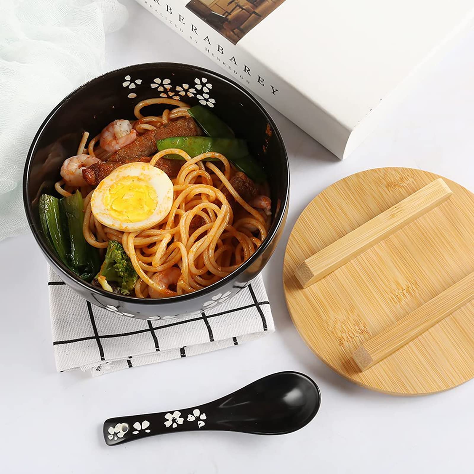 Japanese Ramen Bowl, Vintage Noodle Bowl with Lid and Spoon Black, Ceramic Ramen Bowl Hand Drawn Rice Bowl, Retro Tableware Noodle Bowl (2x Black)