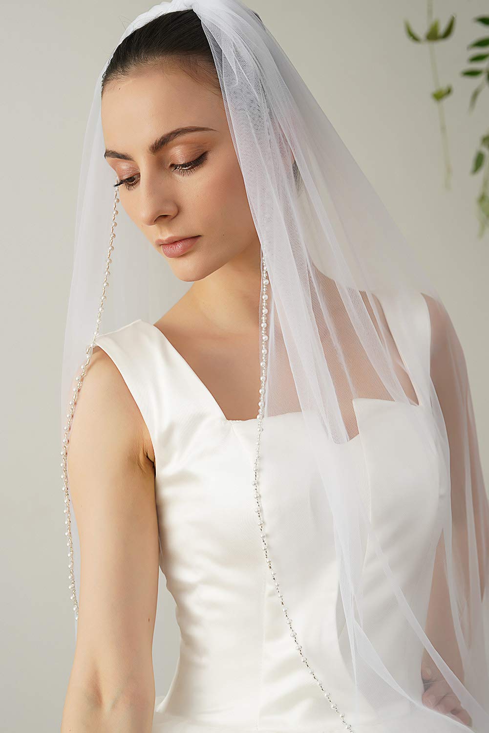 ELAWBTY Womens 1 Tier Fingertip Length Short Crystal Beaded Wedding Bridal Veil With Comb X09 Ivory