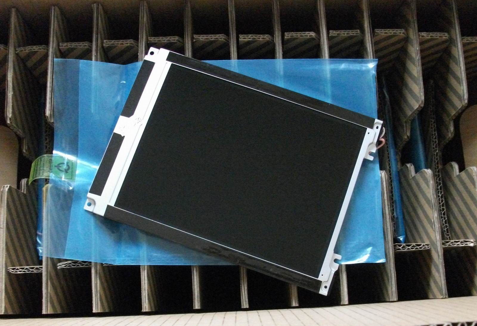 EBESTPANEL LM8V302 New 7.7 inch 640×480 LCD Panel Display Screen