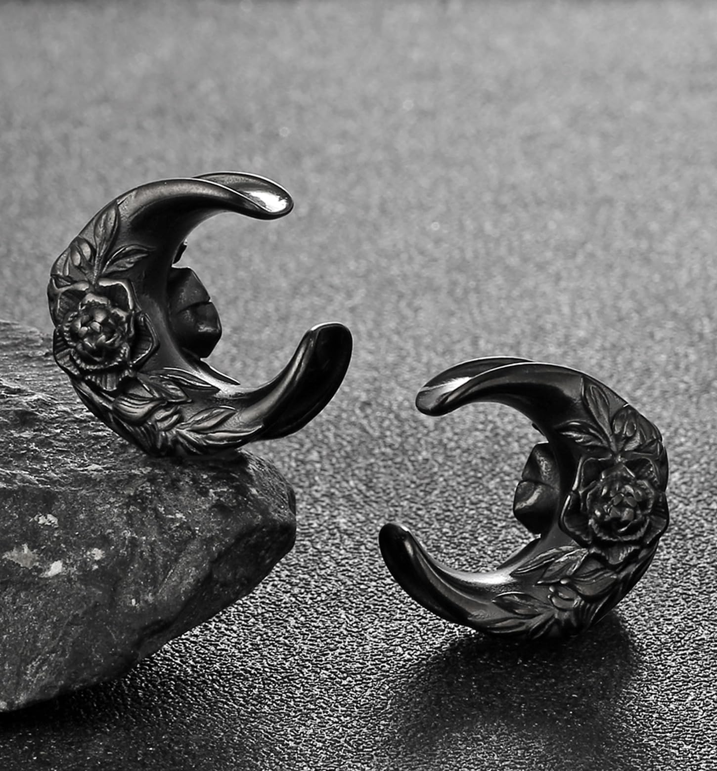Earblity 2PCS Crescent Moon Saddle Plugs 316 Stainless Steel Ear Gauges Hypoallergenic ear gauges expander Piercing Body Jewelry (10MM, Black)