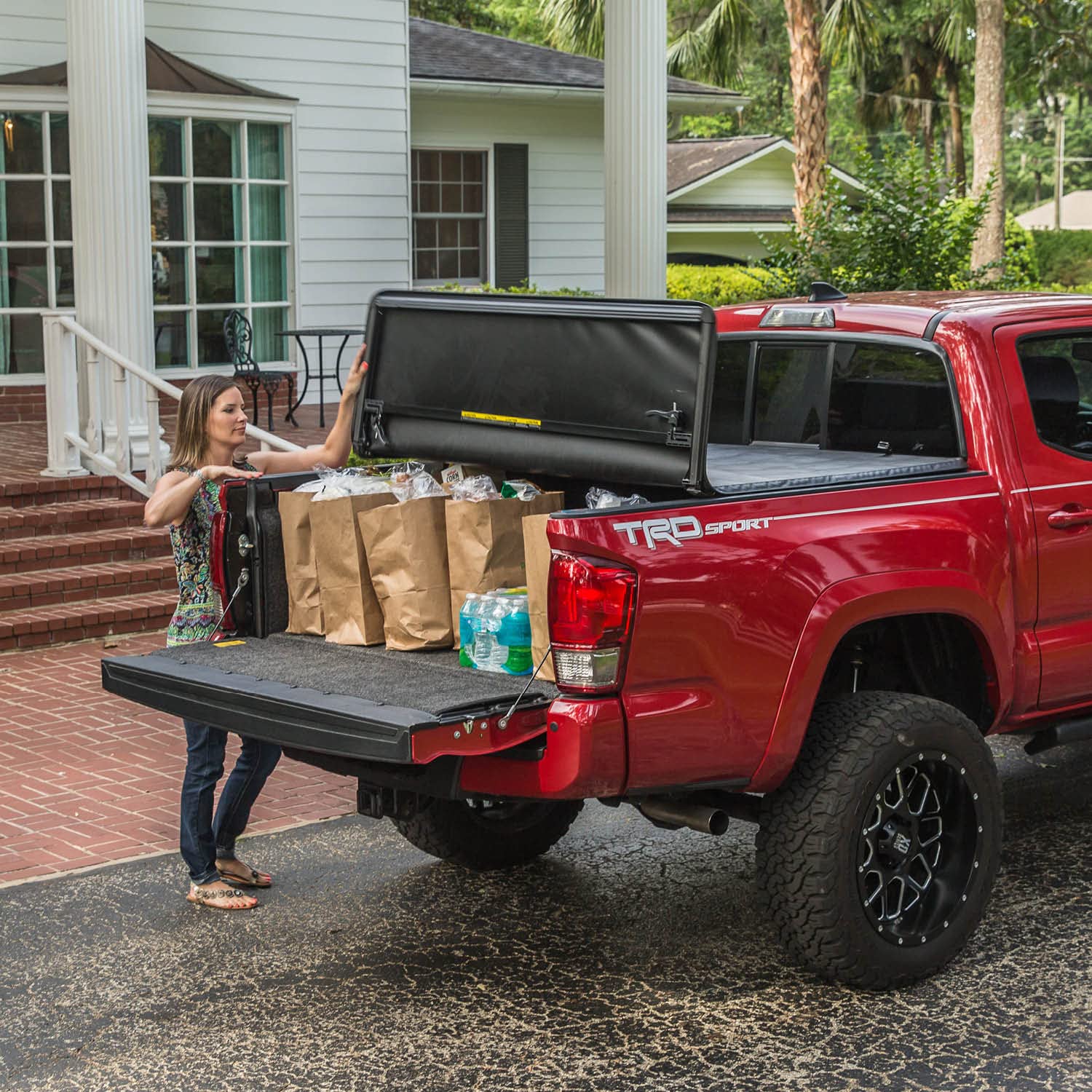 Gator ETX Soft Tri-Fold Truck Bed Tonneau Cover | 59317 | Compatible with 2019-2022 Ford Ranger 5' 1" Bed (61")