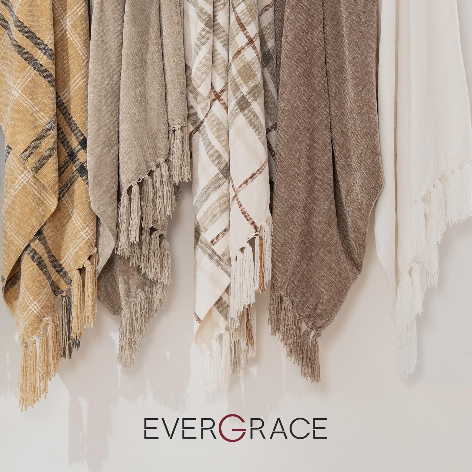 EVERGRACE Stewart Christmas Plaid Chenille Throw Blanket for Couch, Super Soft Cozy Tartan Checkered Throw Blanket with Tassels, Lightweight Plush Chenille Knit Throw for Christmas Decor, 50βx60β