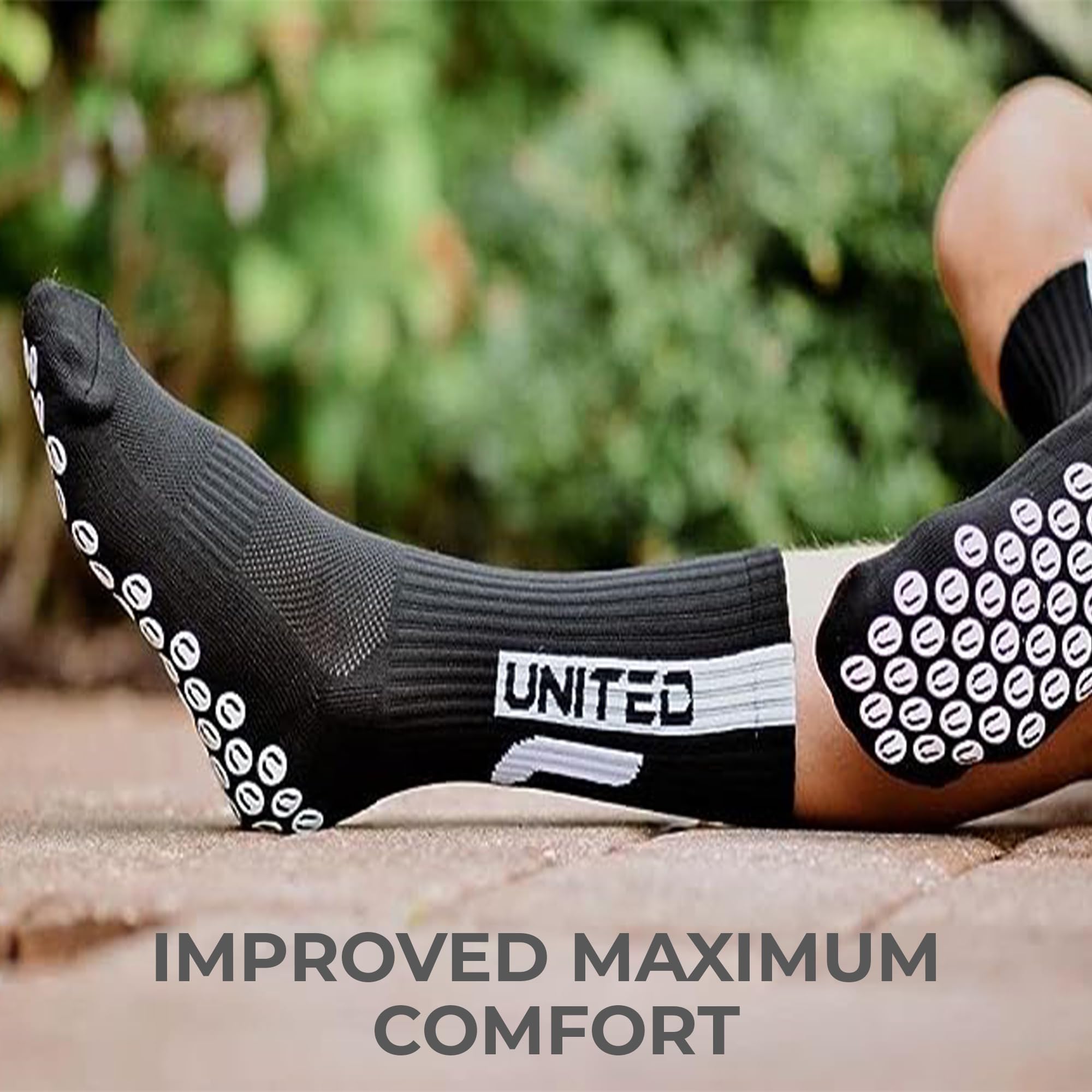 Grips United Grip Socks Men’s Non-Slip Soccer Socks – Best For Athletes (Black – Small)