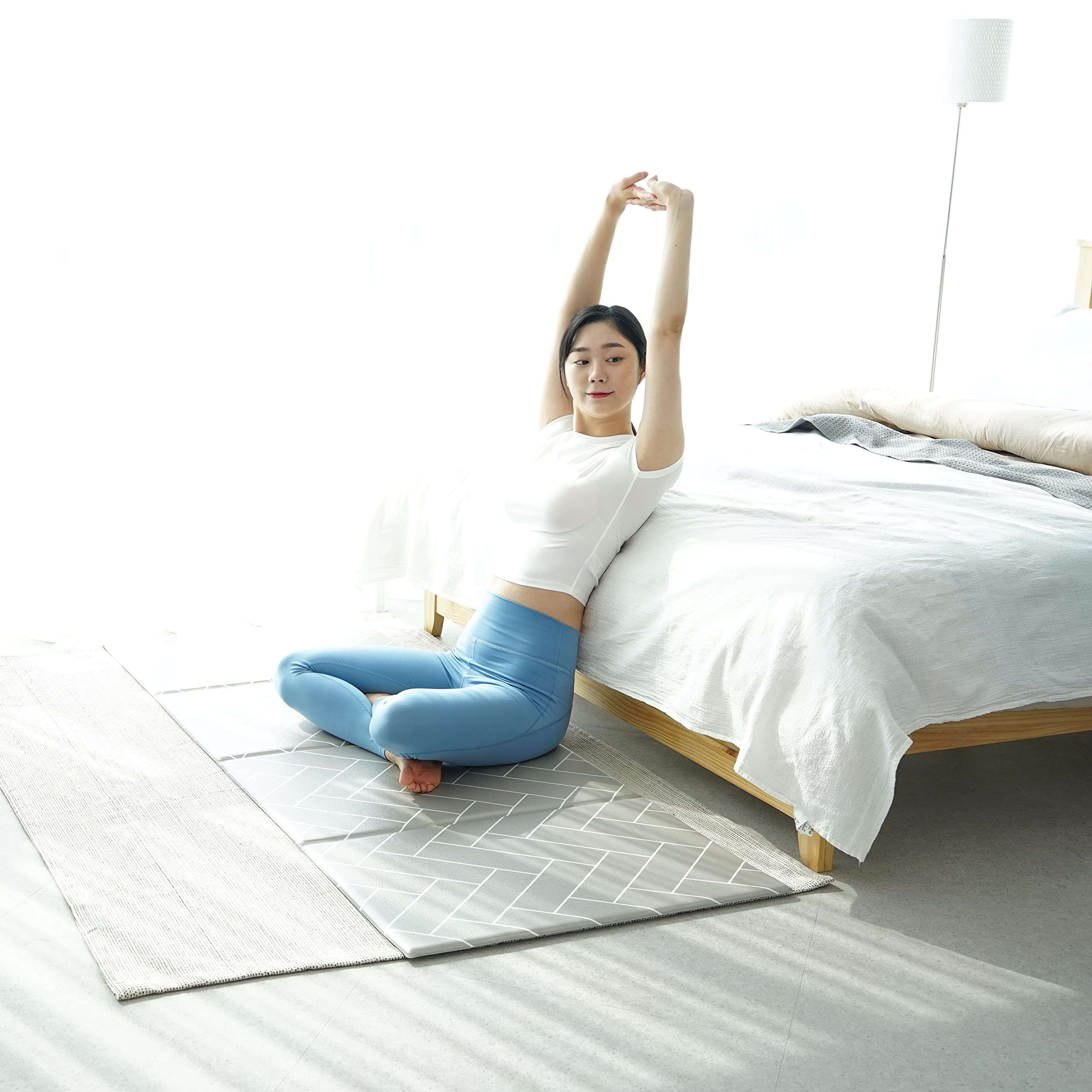 Foldable 70cm x 180cm x 6mm Reversible Yoga Mat Folding Floor Fitness Exercise Pilates Workout Anti-Slip