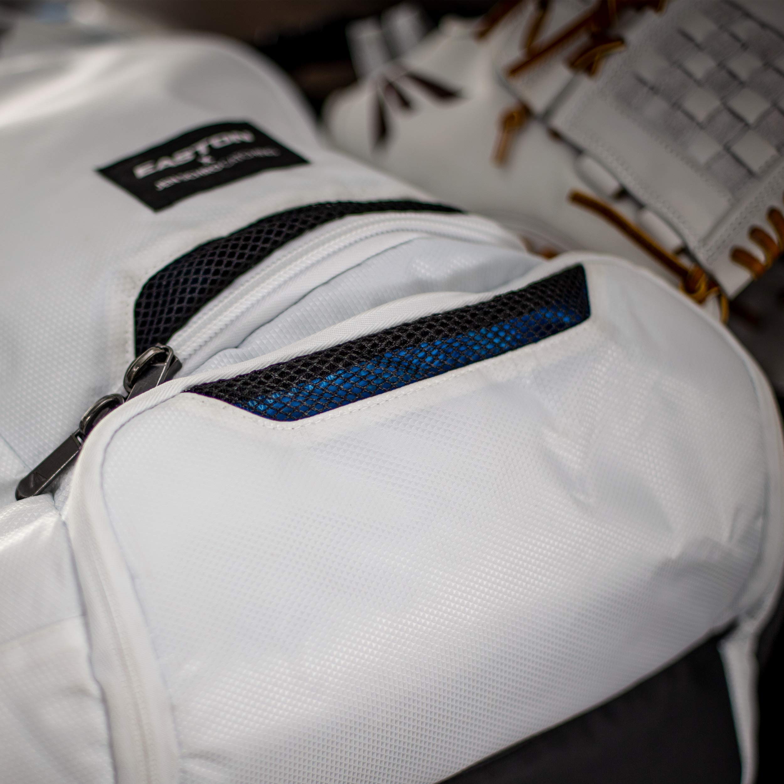 Easton | JEN SCHRO Catchers Bat and Equipment Backpack | 2021 | White |