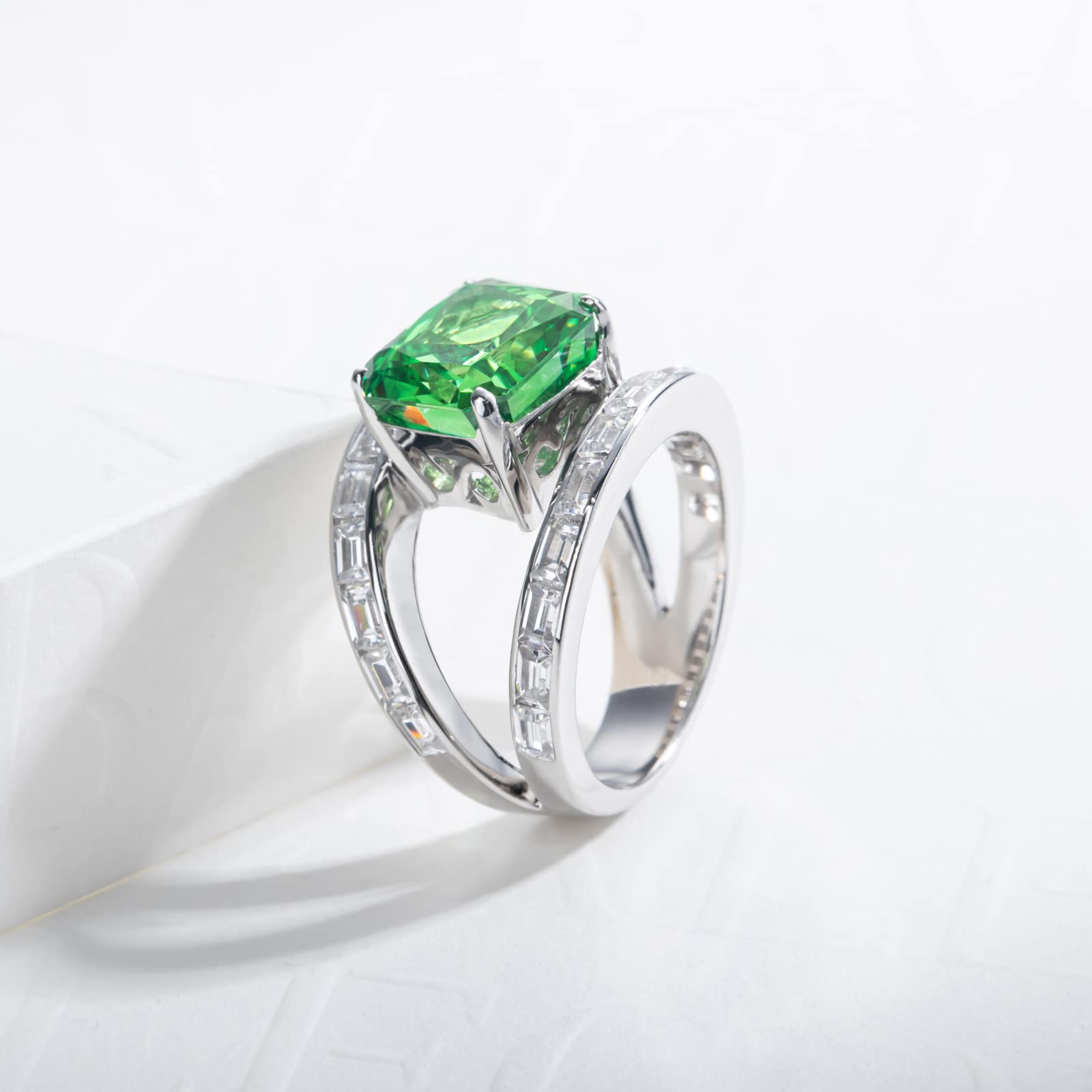 Gobaalele 7.90cttw Cubic Zirconia Engagement Ring,Split Shank Solitaire Statement Ring,Radiant Cut 5A Grade 5.5ct Simulated Emerald, Sterling Silver, Cubic Zirconia