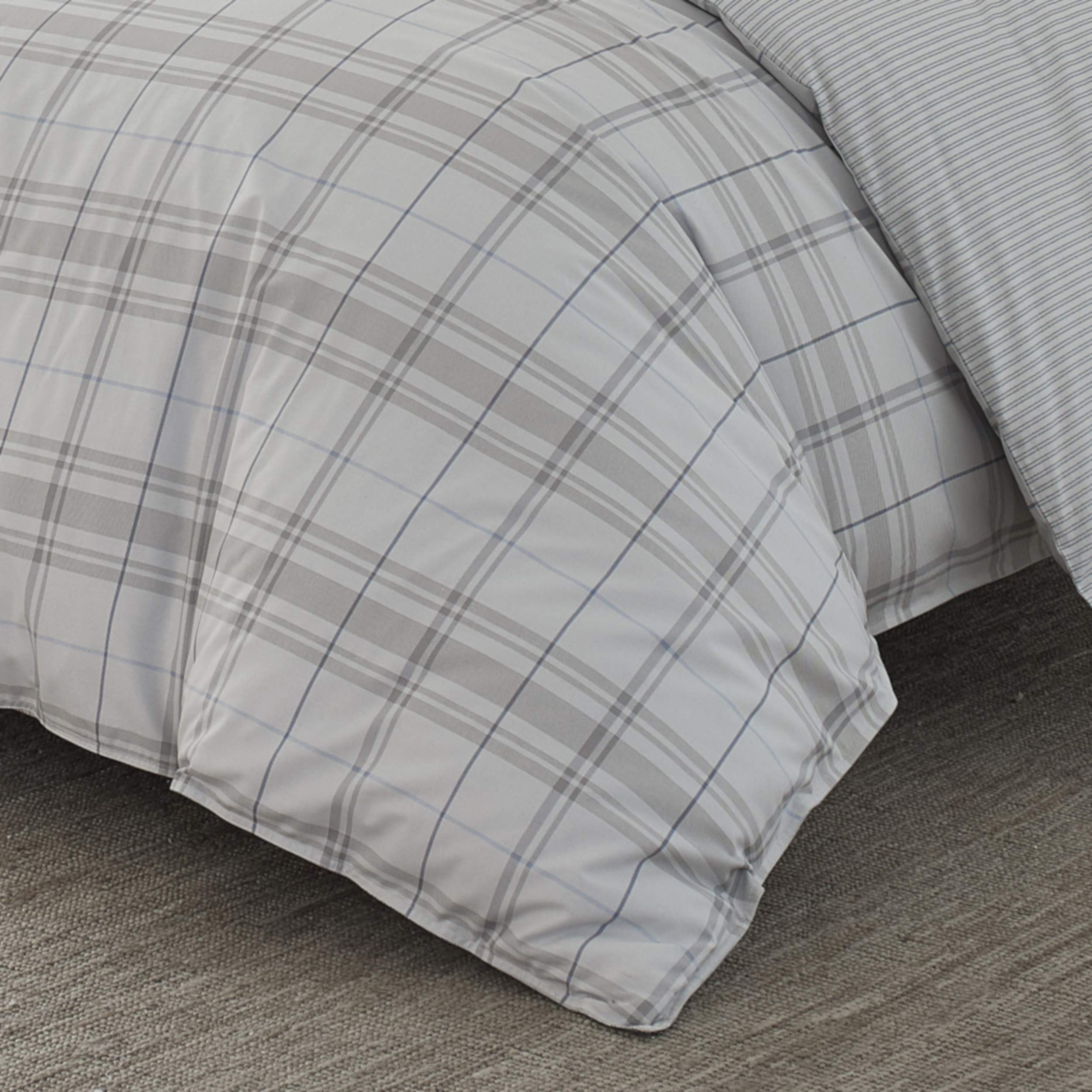 Eddie Bauer - USHSA51144442 | Grays Harbor Collection | 100% Cotton Soft & Cozy Premium Quality Plaid Comforter with Matching Shams, 3-Piece Bedding Set, Full/Queen, Grey