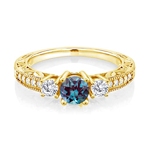 Gem Stone King 18K Yellow Gold Plated Silver Round Purplish Created Alexandrite and White Moissanite 3-Stone Ring For Women (0.91 Cttw, Available In Size 5, 6, 7, 8, 9)