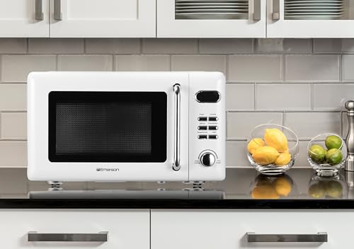 Emerson MWR7020W Compact Countertop Microwave Oven with Button Control, LED Display, 700W 5 Power Levels, 8 Auto Menus, Glass Turntable and Child Safe Lock, 0.7, Retro White