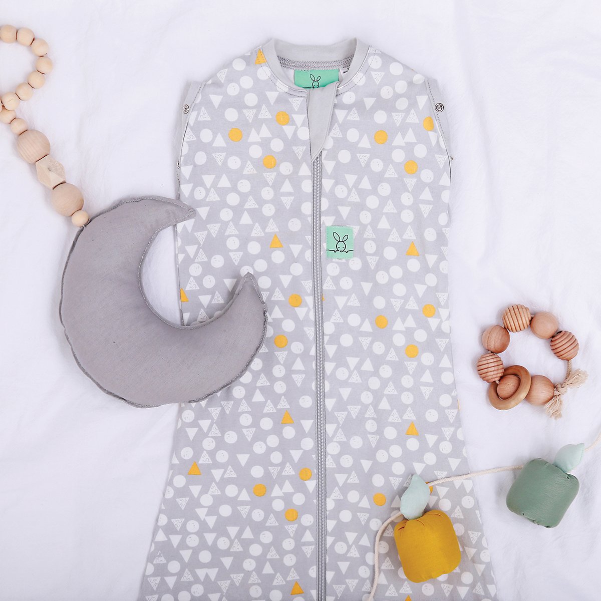 ergoPouch 1 tog Cocoon Swaddle Bag- 2 in 1 Swaddle Transitions into arms Free Wearable Blanket Sleeping Bag. 2 Way Zipper for Easy Diaper Changes